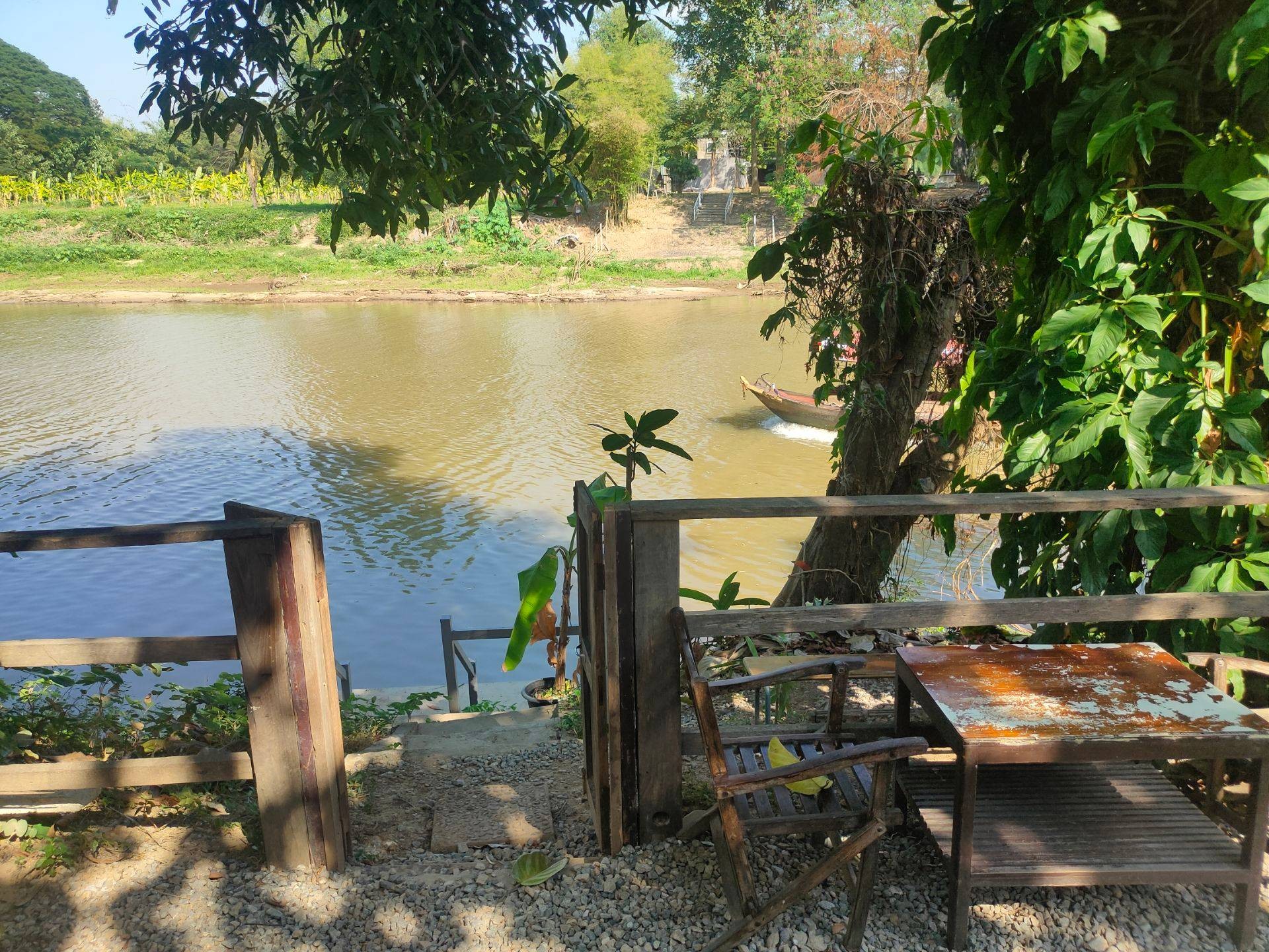 รูป Place Pause Peace At Rimping River