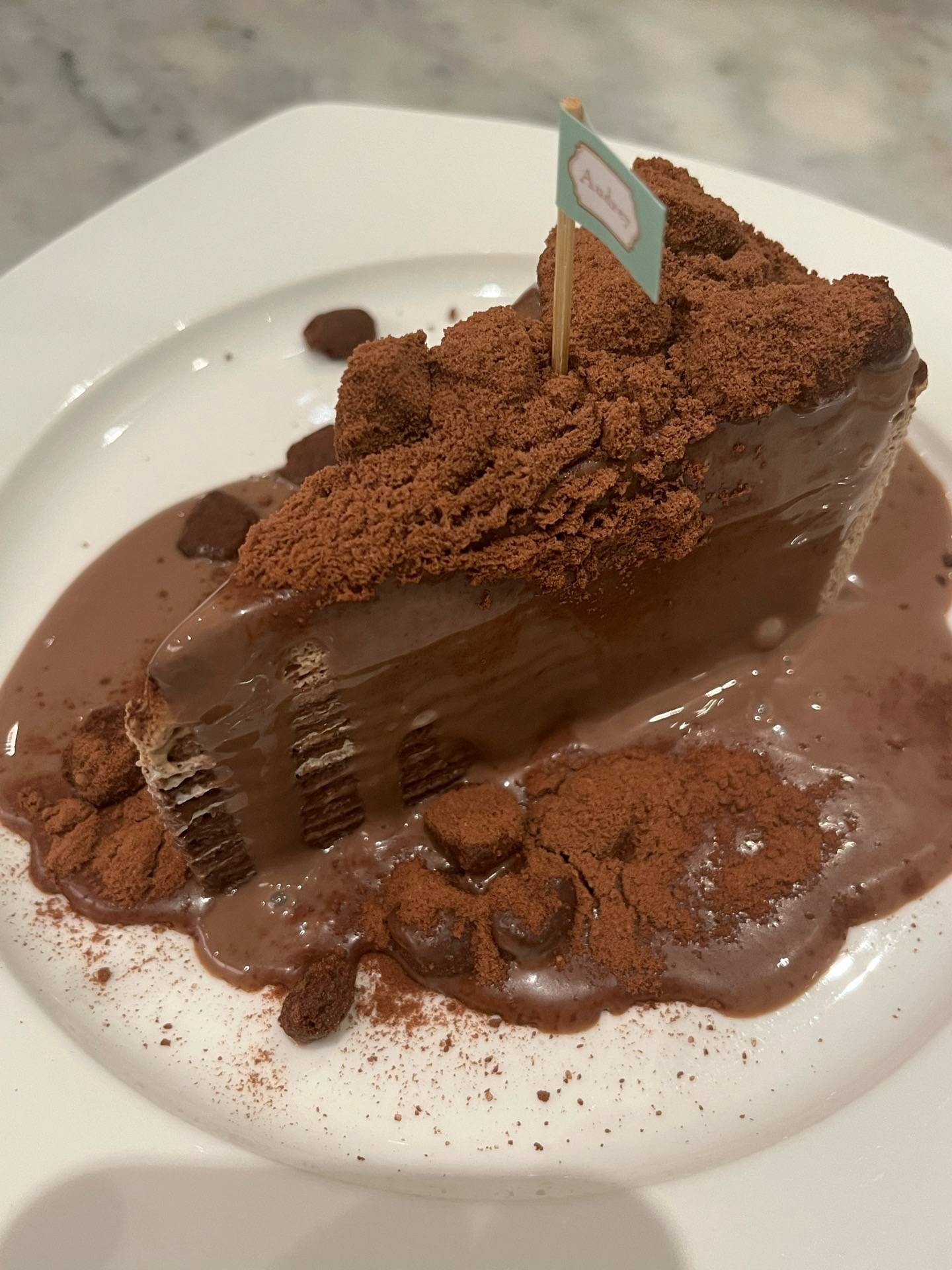 Milo Volcano Crepe Cake ร้าน Audrey Cafe สยามเซ็นเตอร์ ชั้น 2