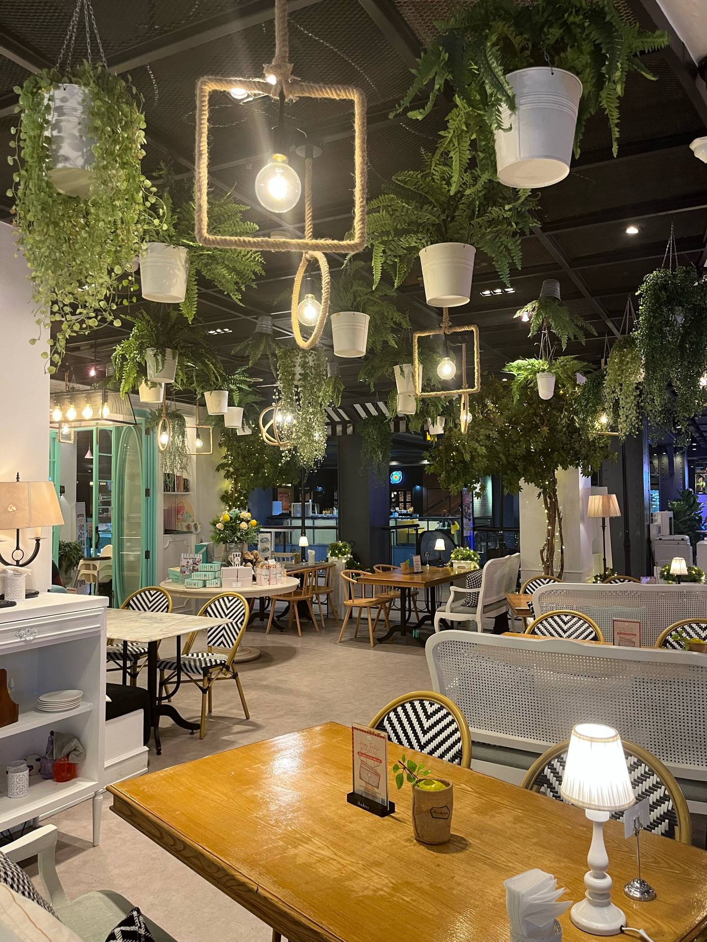 รีวิว Audrey Cafe สยามเซ็นเตอร์ ชั้น 2 - Audrey café bistro ☕️ คาเฟ่ตก ...