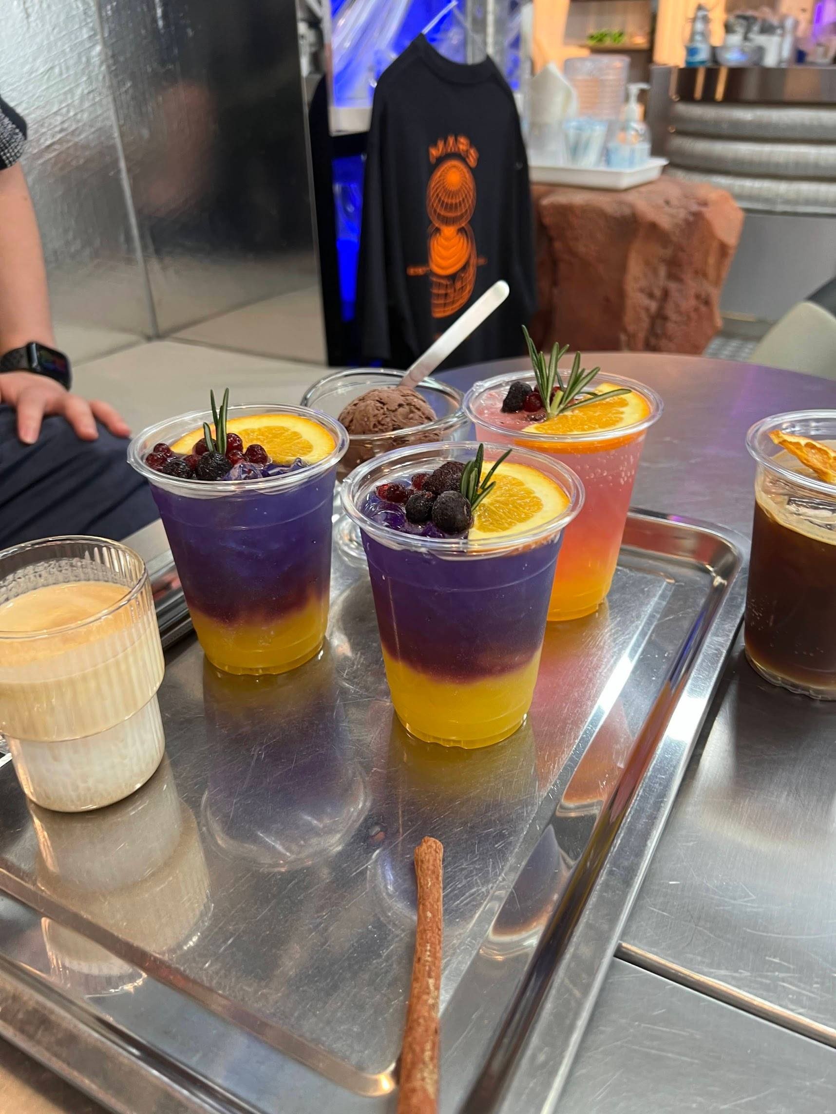 รีวิว Mars Cnx - คาเฟ่แต่งแนวอวกาศ เอาใจสาย content - Wongnai