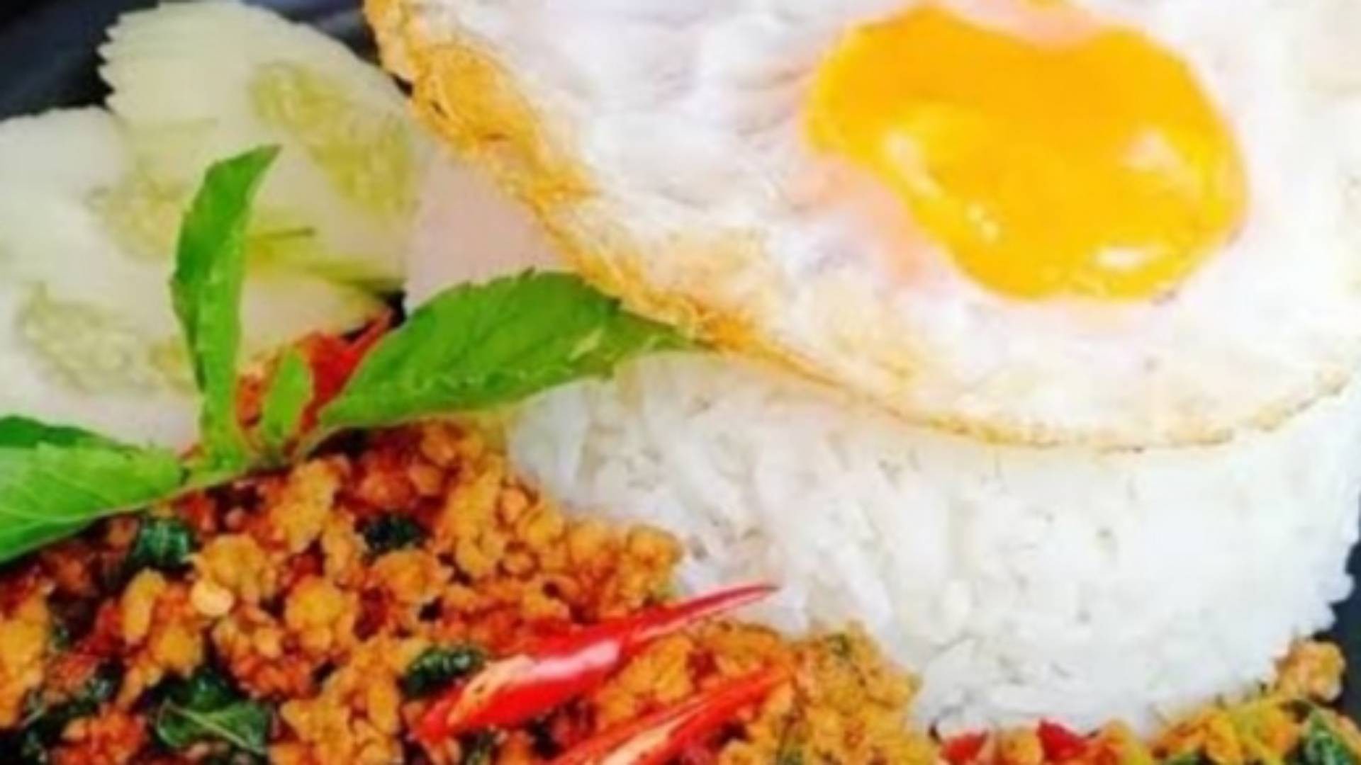 กระเพาถาดจักตุจักร ซอย 9 ตลาดจักตุจักร - สั่งอาหารเดลิเวอรี | Wongnai x LINE MAN