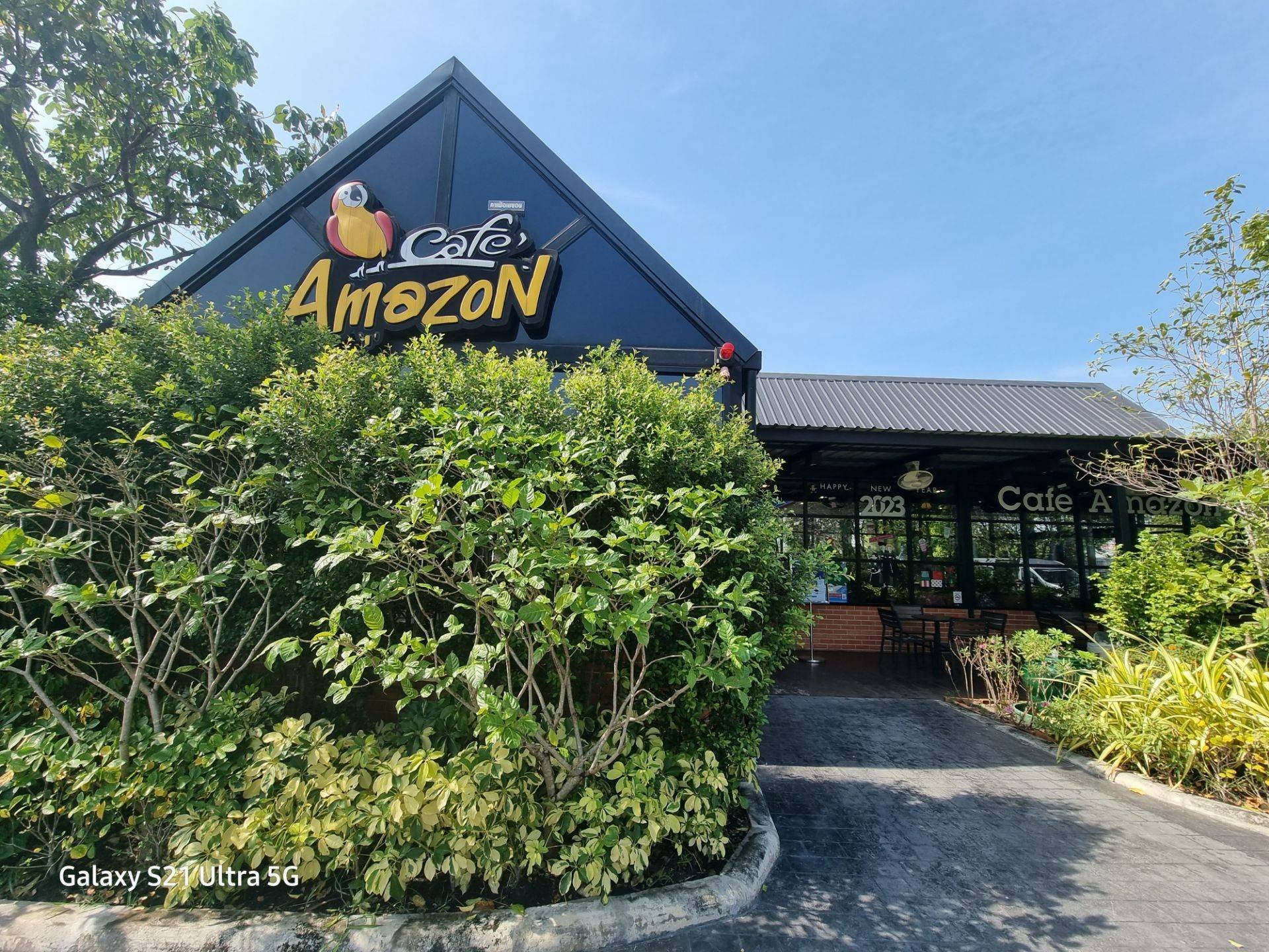 รีวิว Café Amazon - RM1584 ปตท.สน.สน. สุวินทวงศ์ (ขาเข้า) - ร้านใหญ่ บรรยากาศเงียบๆ แอร์เย็นมั่กๆ