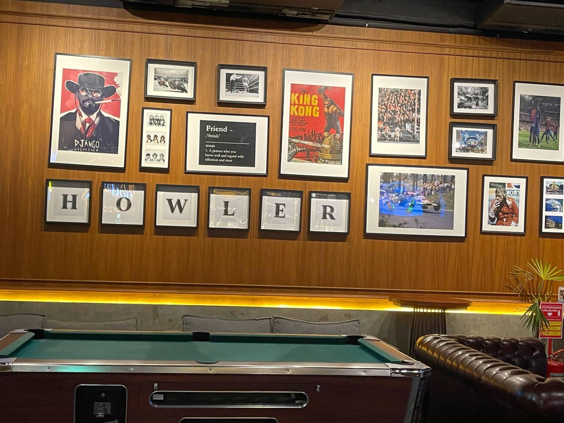 รูป Howler Bar & Grill