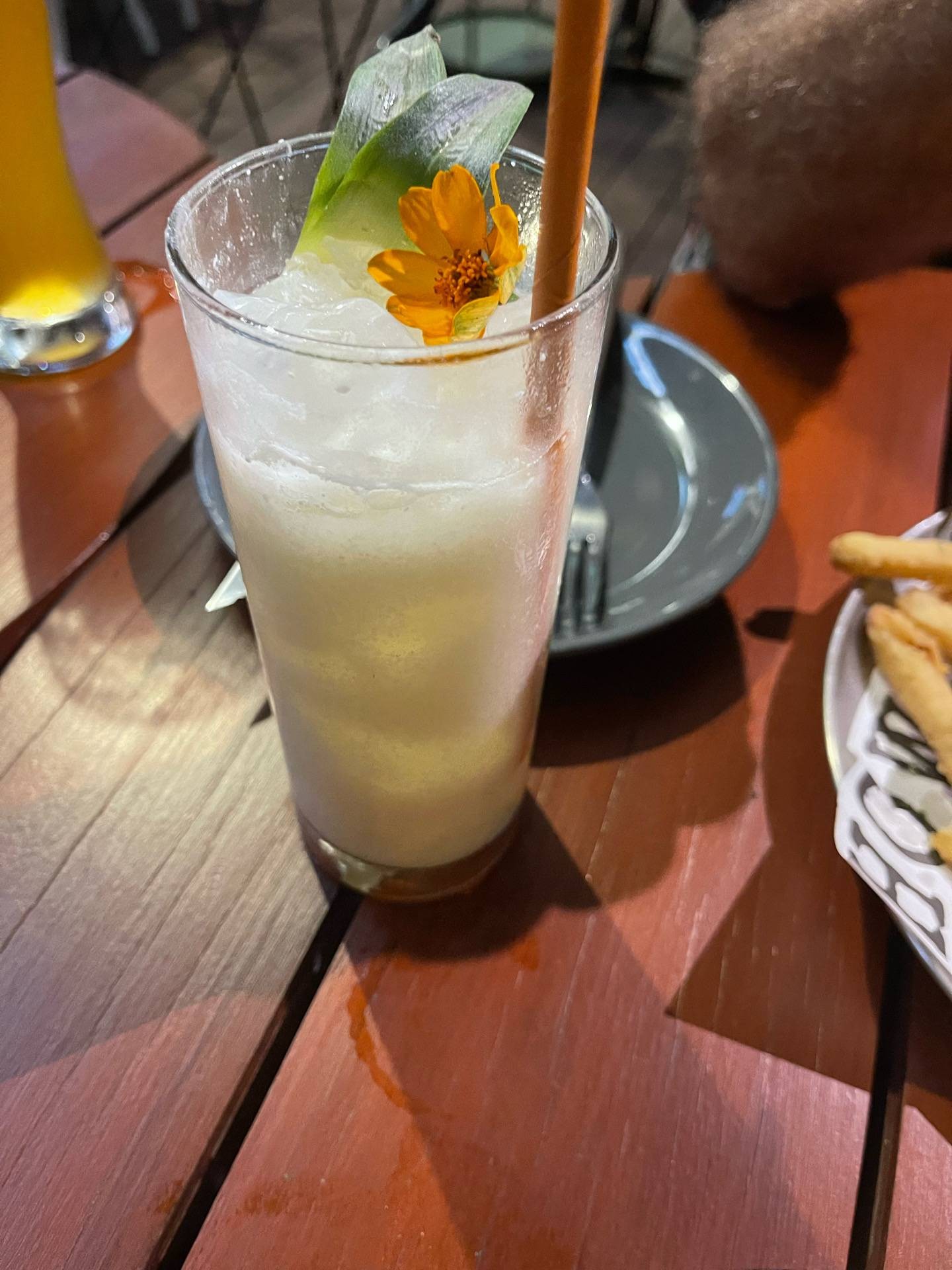 รูป Howler Bar & Grill