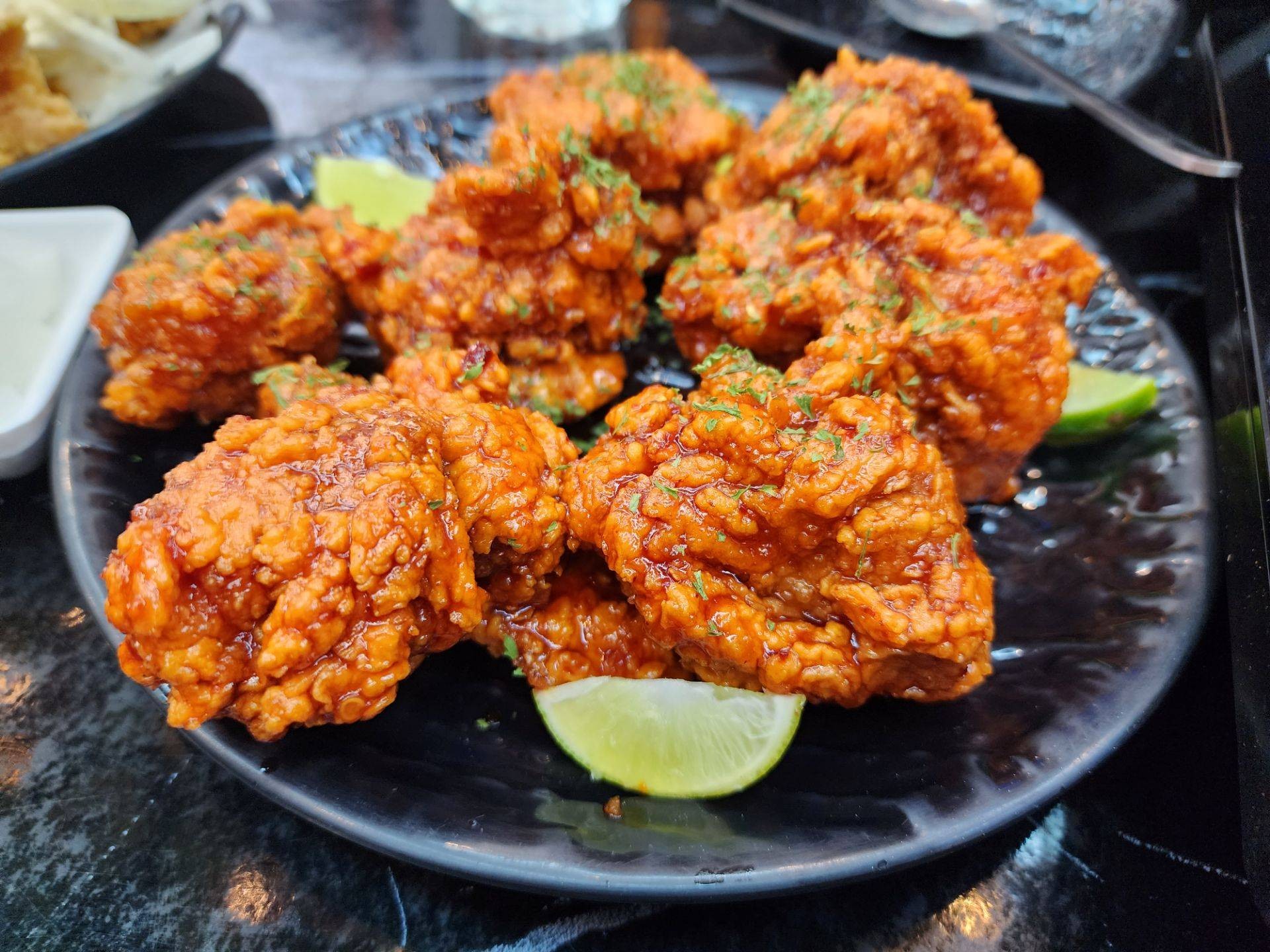 รีวิว Choongman Chicken สีลม - ไก่กรอบเกาหลี กรอบไม่หยุดฉุดไม่อยู่ 🐔🐓 ...