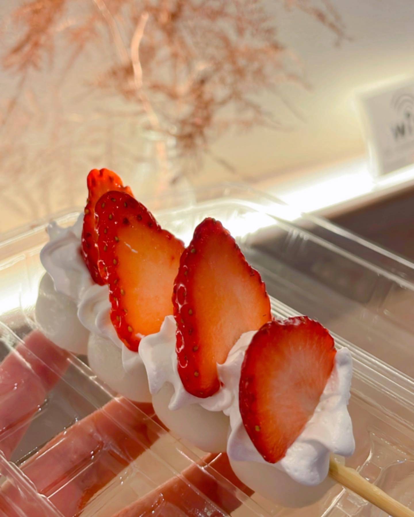 รีวิว 茶･cha GOEMON Cafe Yufuin ,japan - ดังโงะอร่อย หลากหลายซอสค่ะ