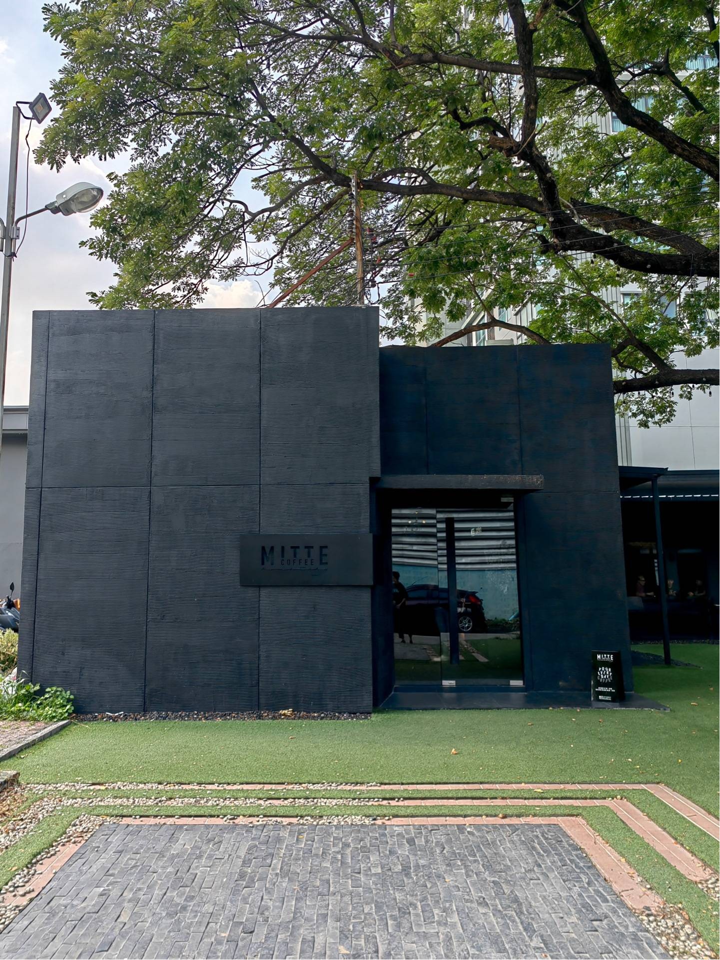 รีวิว Mitte Coffee Roastery ซอยแจ้งวัฒนะ 43/1 - คาเฟ่สีดำสายดาร์กสุดเท่ ...