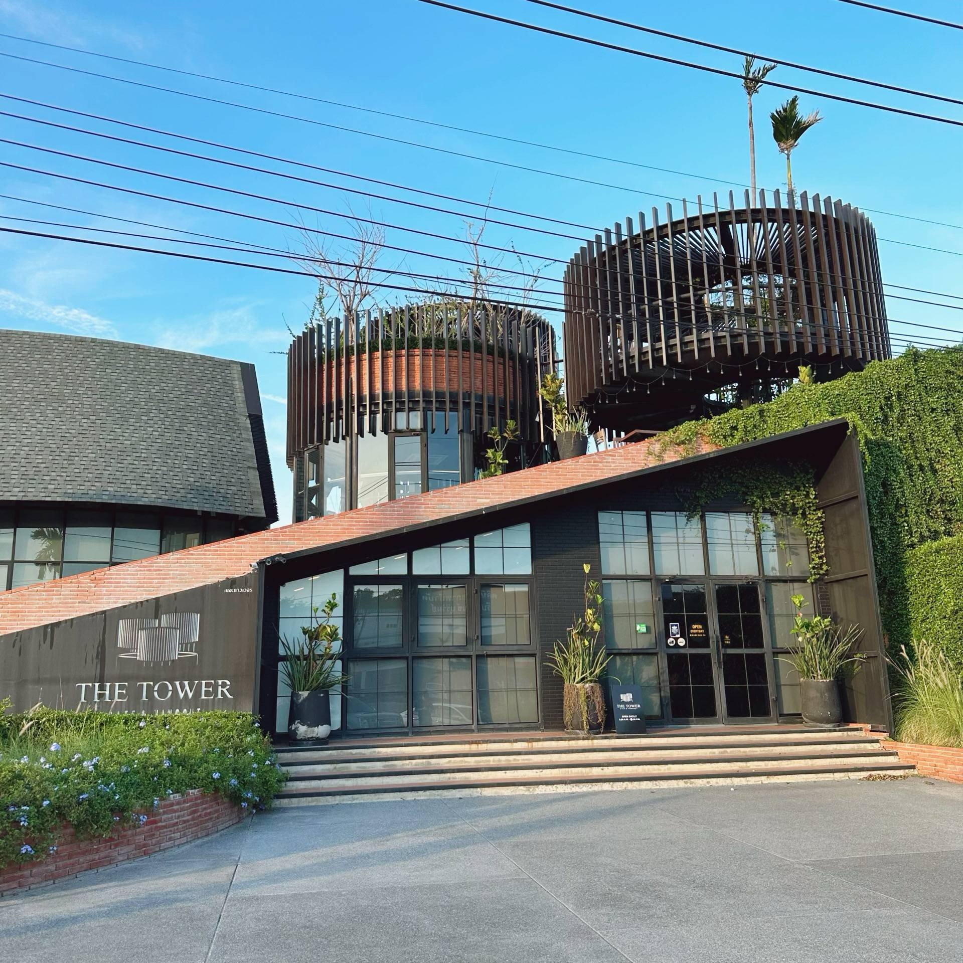 รีวิว The Tower Cafe & Hangout - Review : The Tower Cafe & Hangout ...