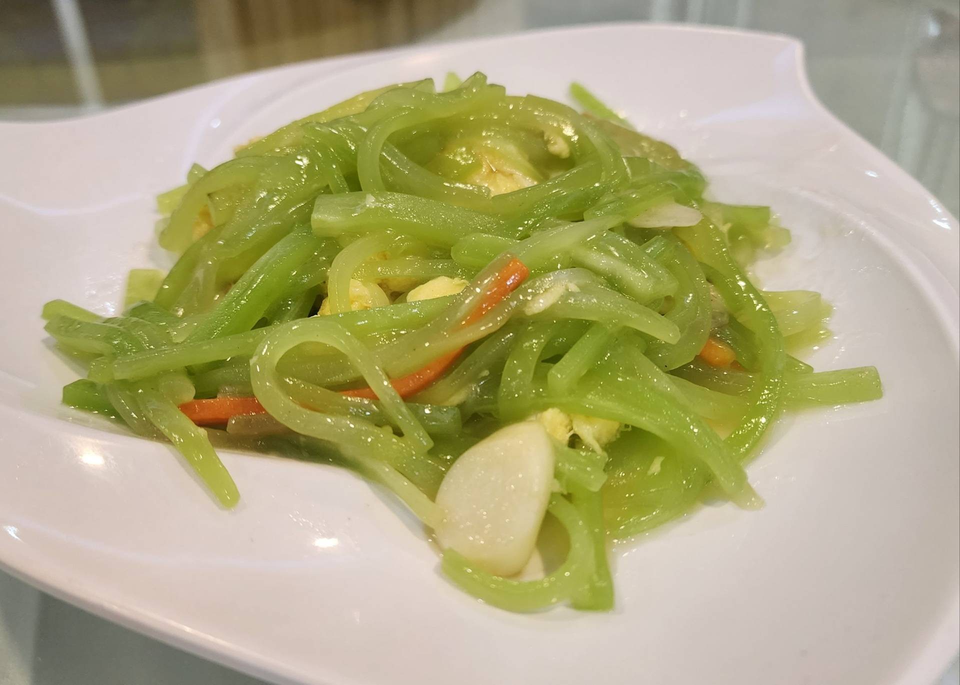 莴笋炒鸡蛋 สลัดต้นผัดไข่ ร้าน ภัตตาคารเฮงซุ่น Heng Shun Restaurant - Wongnai