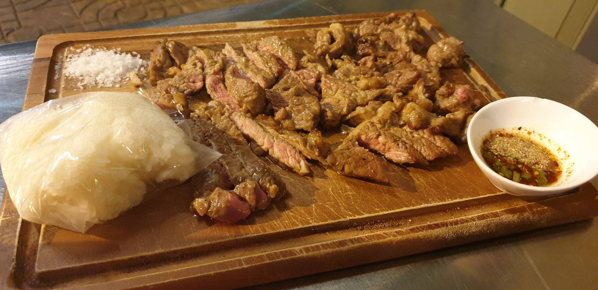 รีวิว มีเดียมแรร์ ท่าเตียน (Medium Rare ท่าเตียน) - Medium Rare ร้านดัง ...