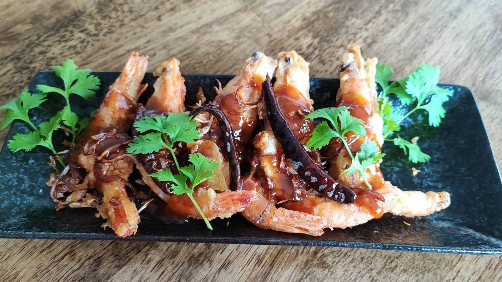 Shine bar อาหารตามสั่งและส้มตำ ข้างโลตัสกาดคำเที่ยง - สั่งอาหารเดลิเวอ ...