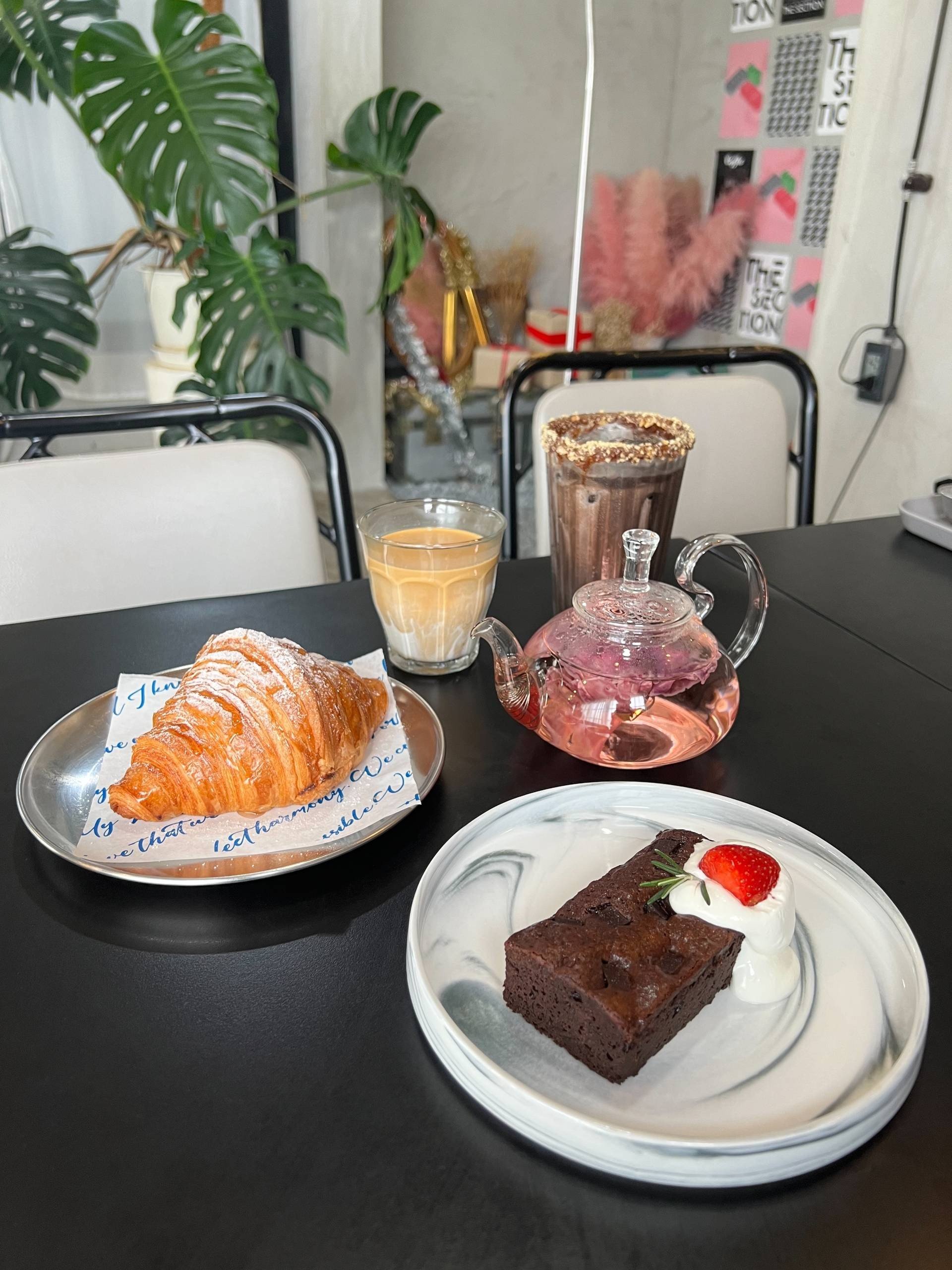 รีวิว The Section Cafe - Everyday THE SECTION