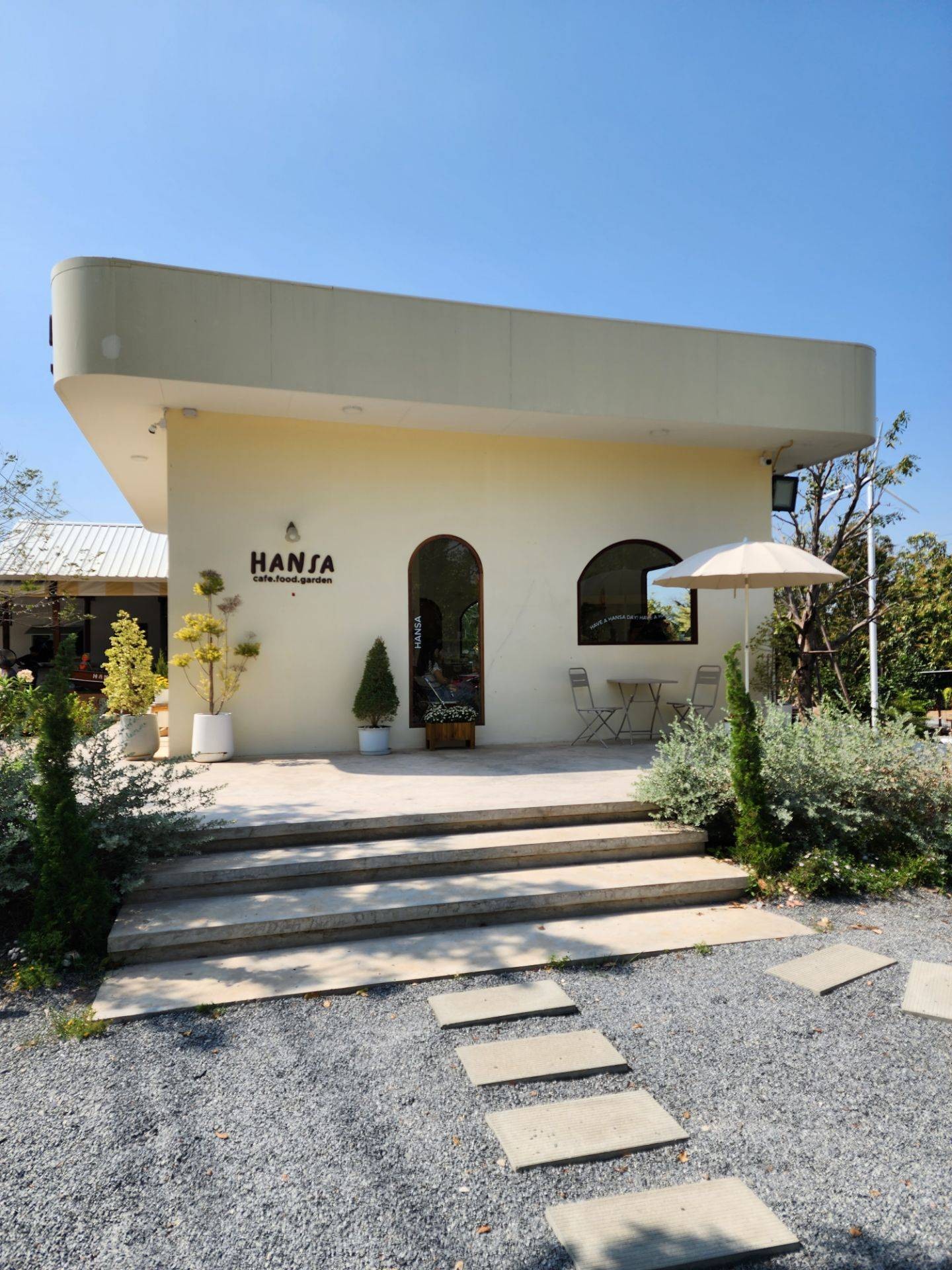 รีวิว 🏡 Hansa cafe.food.garden ก๋วยเตี๋ยวหมูตุ๋นน้ำตกญ.ย้วย ผัดไทกุ้งสด ...