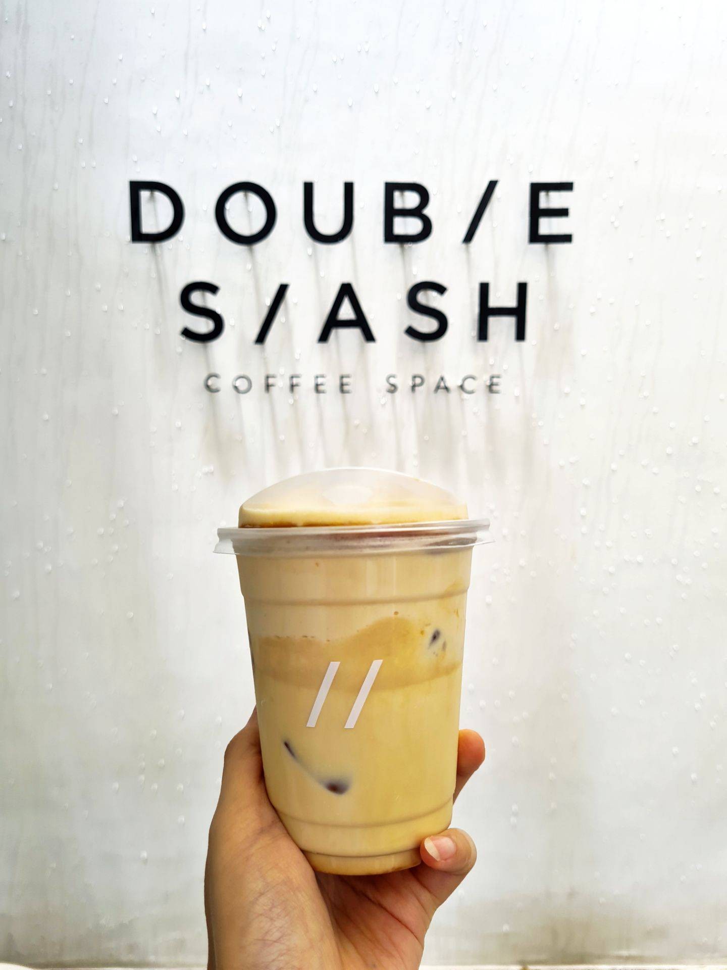 รีวิว DOUBLE SLASH // COFFEE SPACE พระราม 3 - นมคาราเมลหวานหอมกับโฟมนมนุ่มๆ