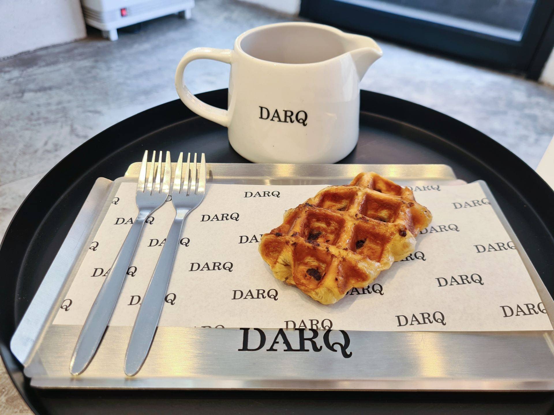 รีวิว DARQ : Specialty chocolate bar Ari - DARQ กับครัฟเฟิลไส้ french ...