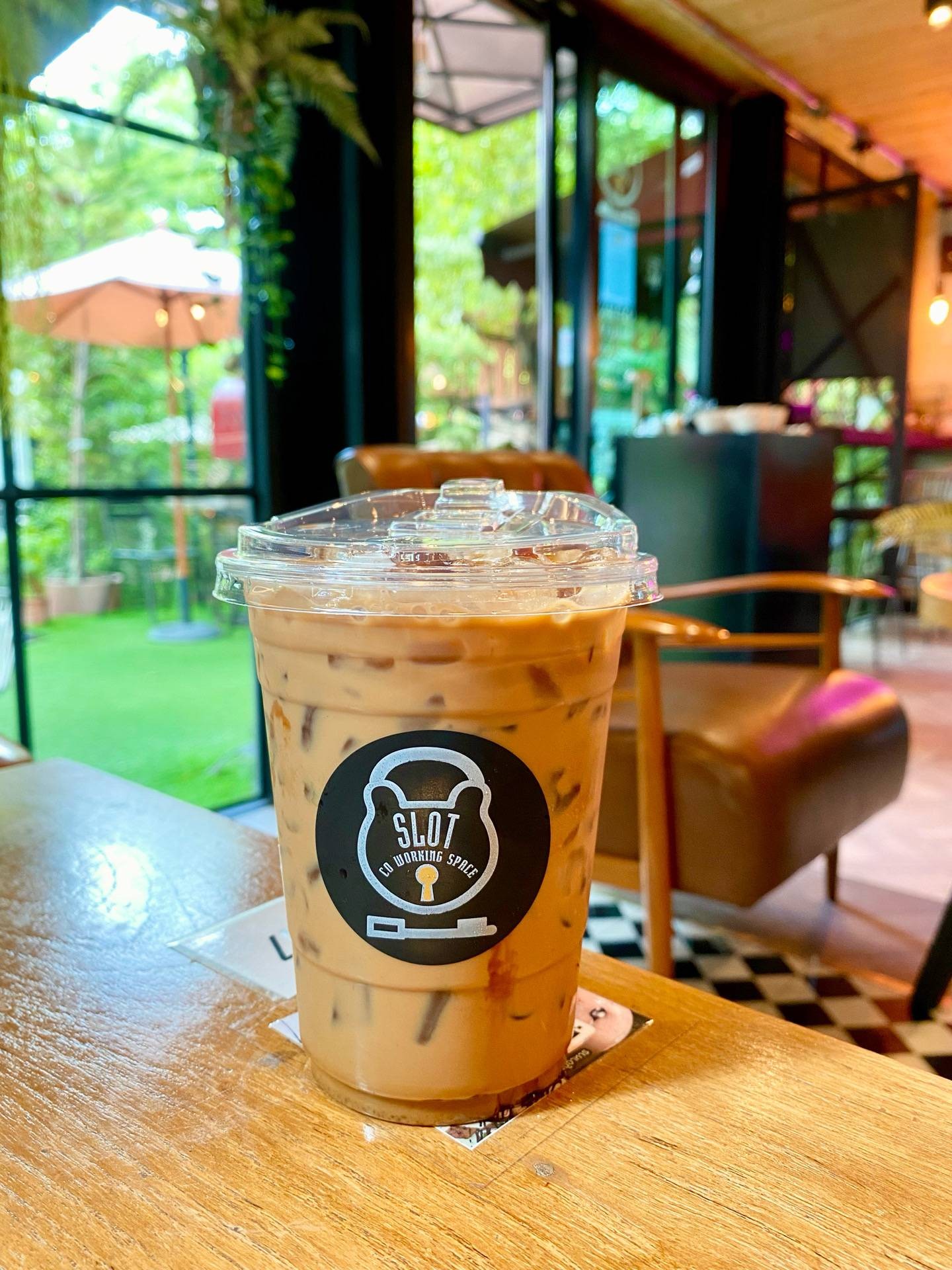 รีวิว Slot Cafe - คาเฟ่บรรยากาศสวนร่มรื่น - Wongnai