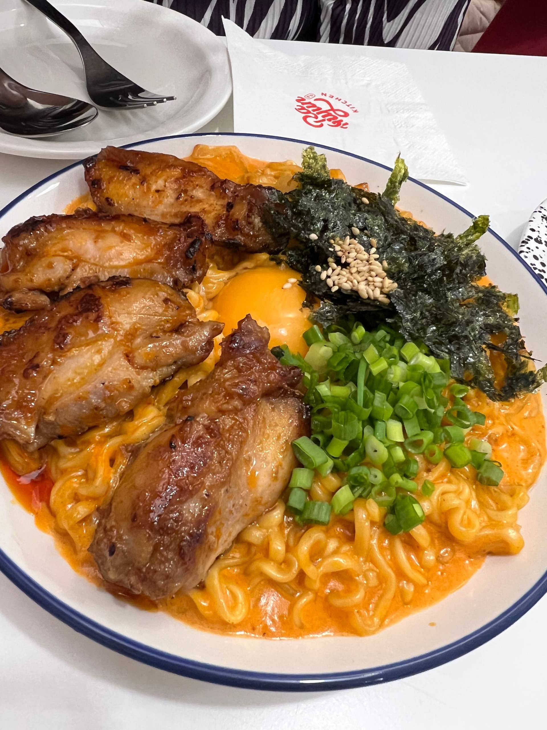 รีวิว Ramyun Kitchen สยามสเคป - ร้านสะอาด กว้างขวาง บริการดี อาหารได้ ...