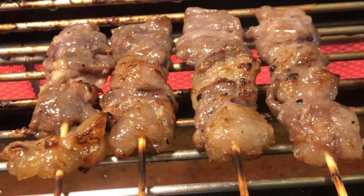 รีวิว Angry Beef เนื้อวากิวย่างเสียบไม้ ลูกชิ้นเนื้อปิ้ง เดอะโฟร์ท พุทธ ...