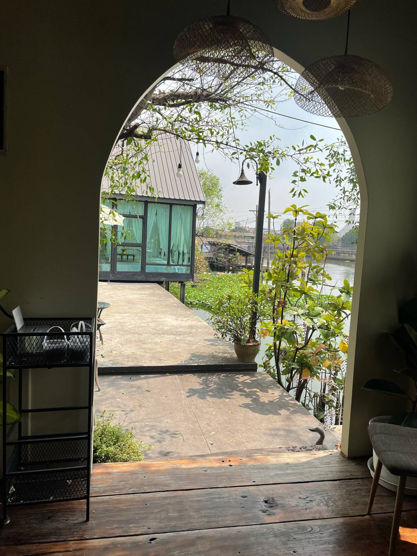 รีวิว BAAN MAHASAWAT COFEE HOUSE - สถานที่จัด event แต่งงาน มีร้านกาแฟริมน้ำบรรยากาศดี