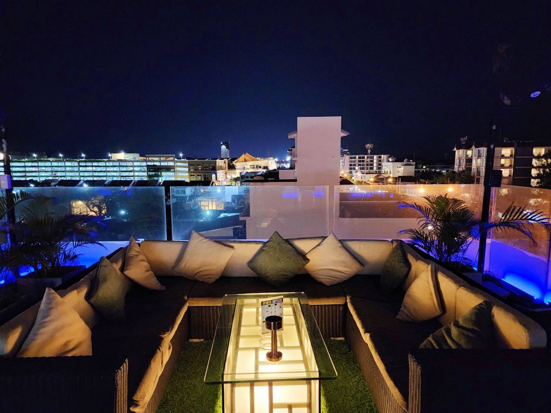 รูป EAST - Rooftop Bar & Lounge