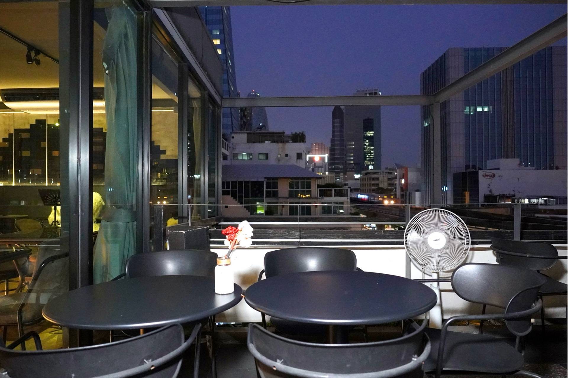 รูป Vela Rooftop Sanampao