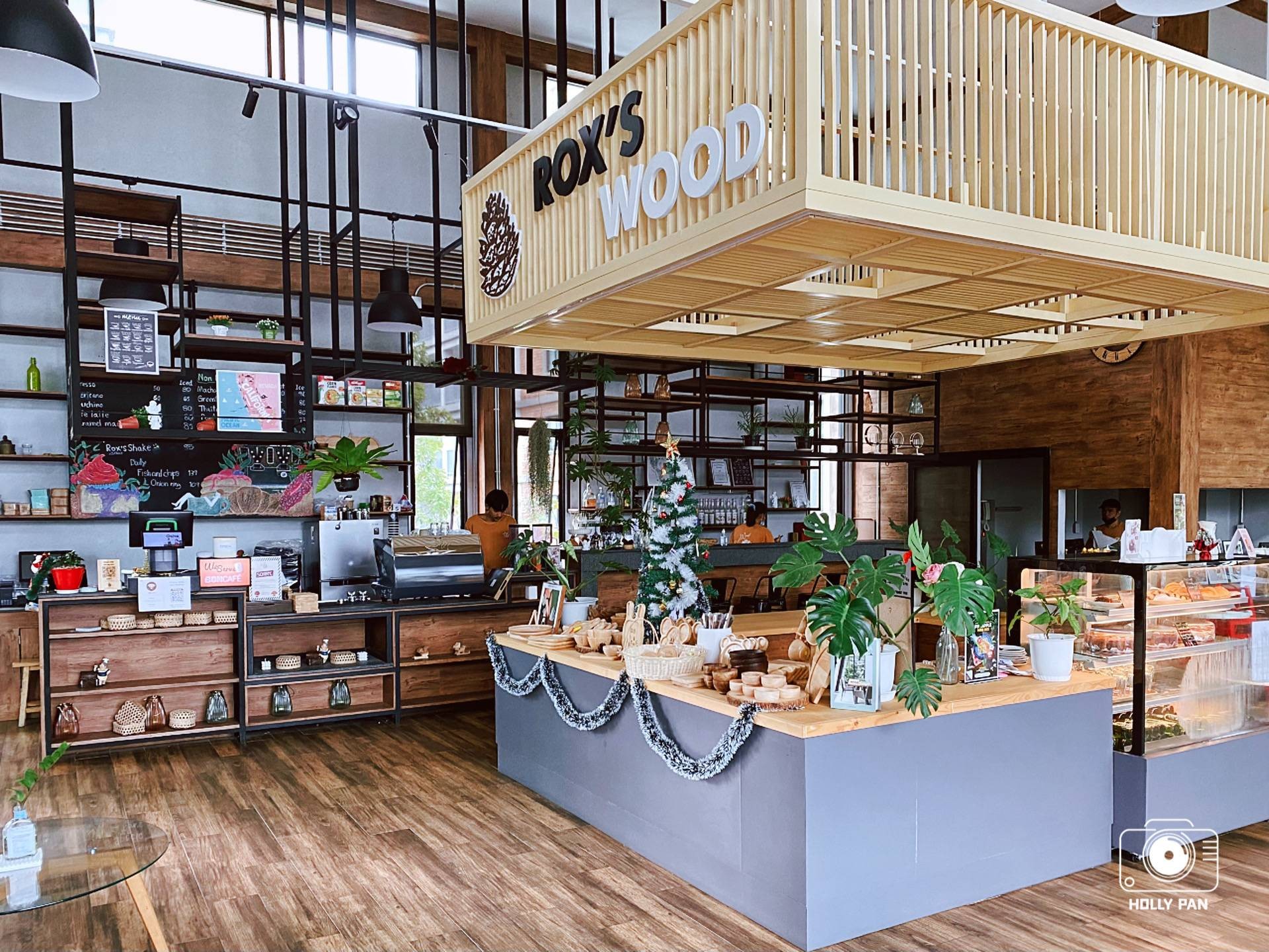 รูป Rox’s Wood Cafe&Bistro