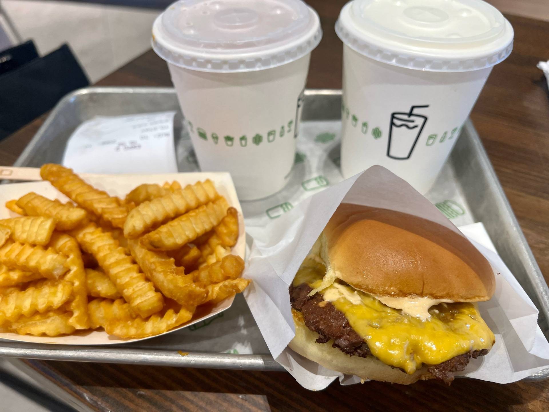 รีวิว Shake Shack Jewel Changi Airport - เบอร์เกอร์ชื่อดังโอเคกับการมา ...