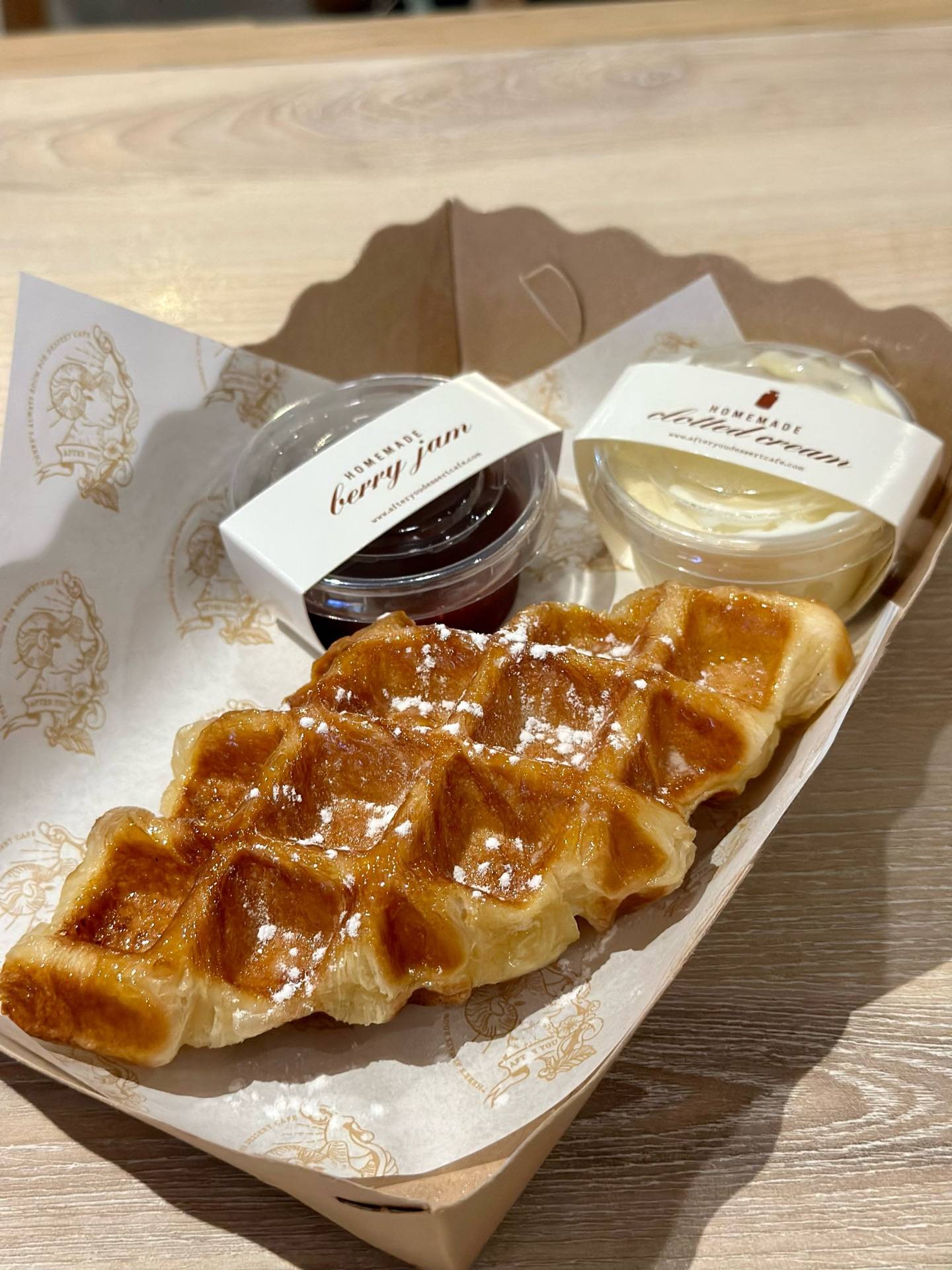 Croffle Clotted Cream & Jam ร้าน After You Dessert Café สีลม คอมเพล็กซ์ ...