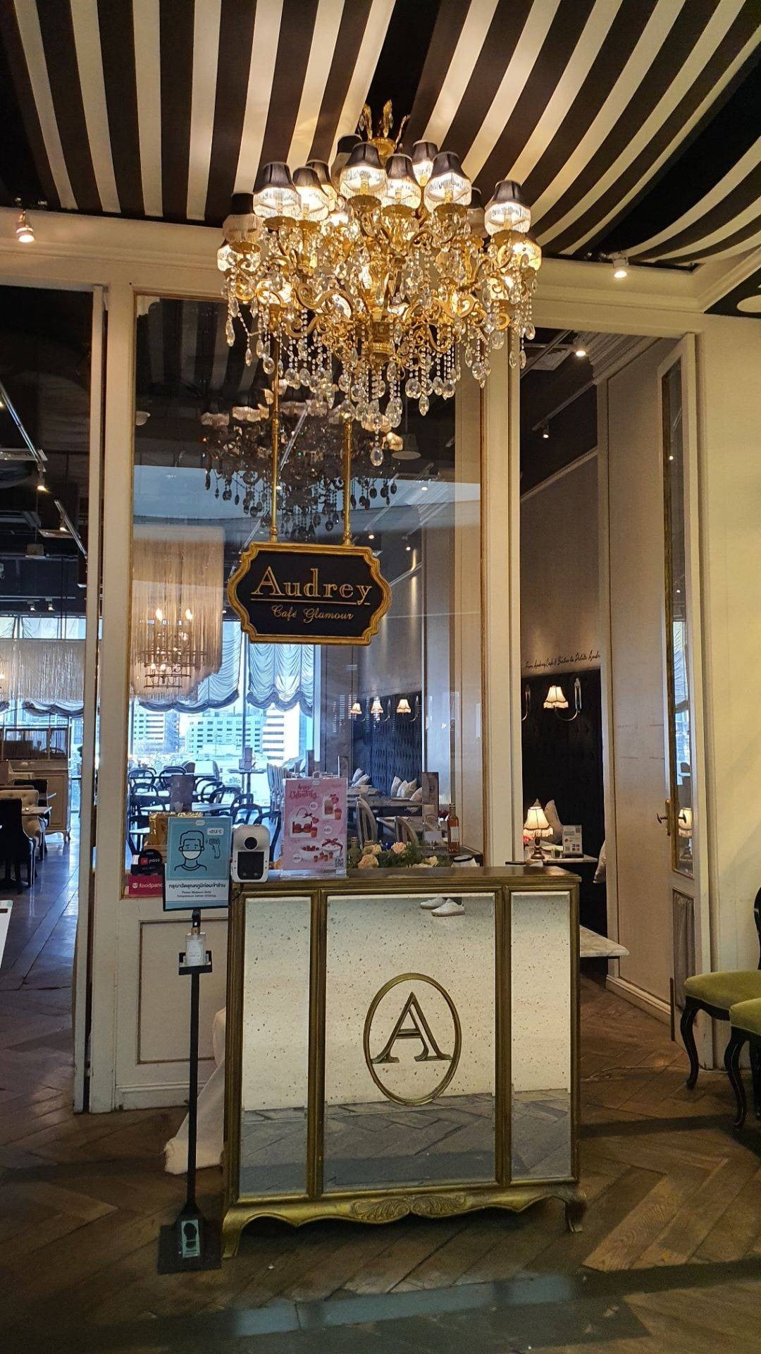 รีวิว Audrey Cafe Glamour Central Embassy - Buffet ท่านละ 715 บาท คุ้ม ...