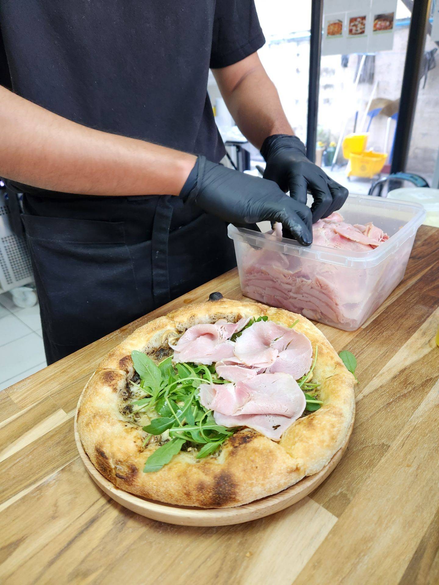 รูป Ronin pizza (โรนินพิซซ่า) สุขุมวิท 34 Ronin piza สุขุมวิท 34