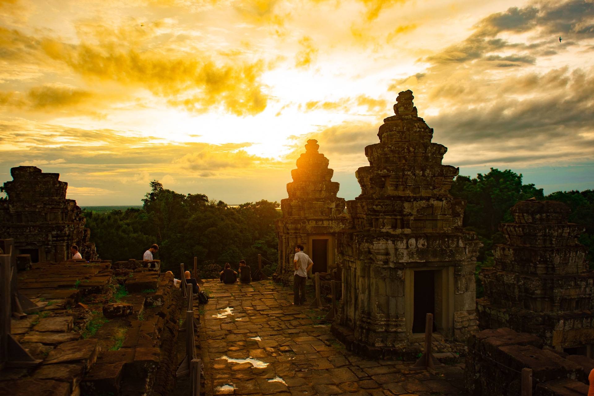 Phnom Bakheng - รีวิวสถานที่ท่องเที่ยว - Wongnai