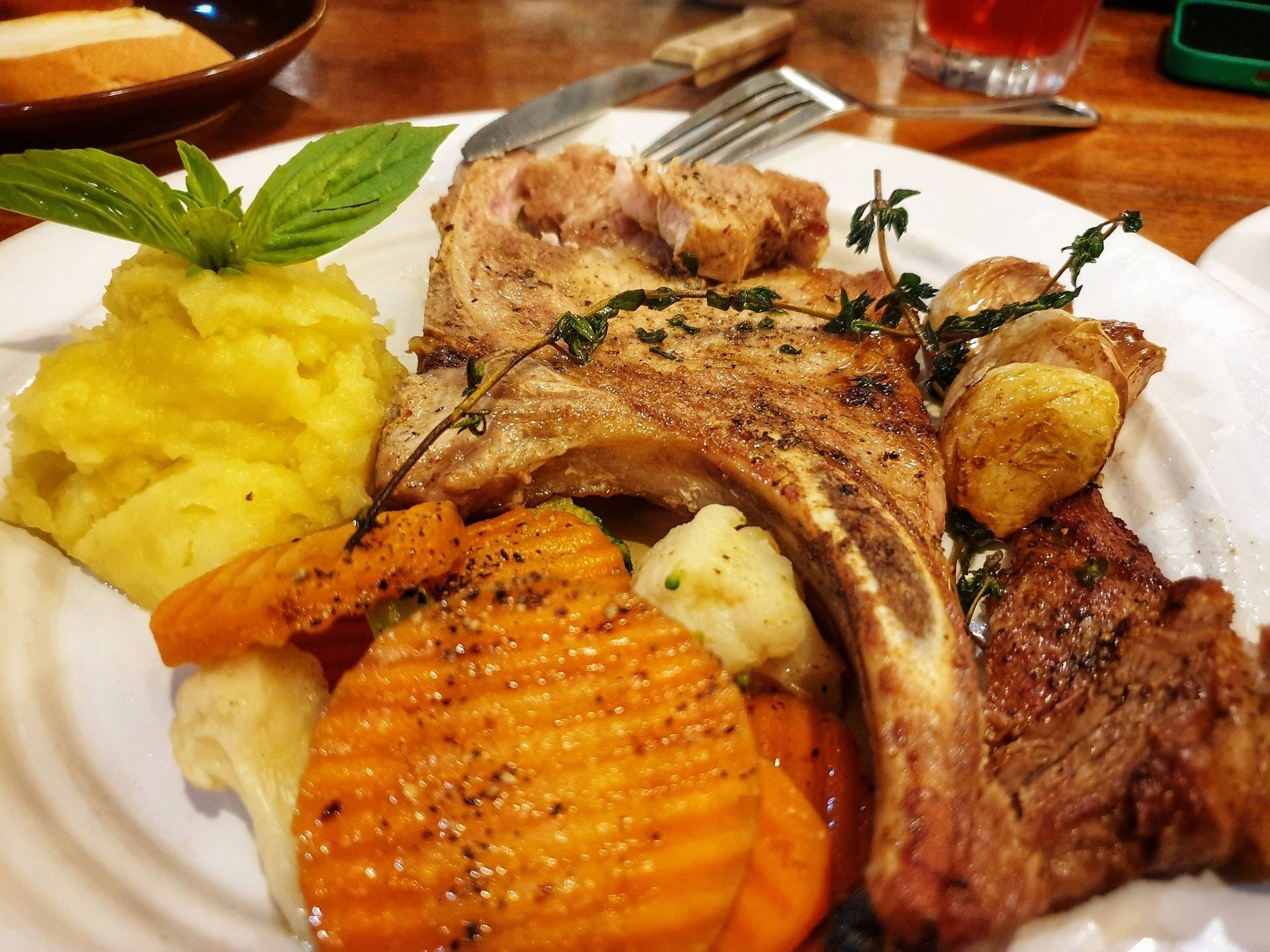 รีวิว Smith & Rabbit - ประชาชื่นทัก! ร้านเด็ดพลานุภาพของอร่อยจัดเต็ม
