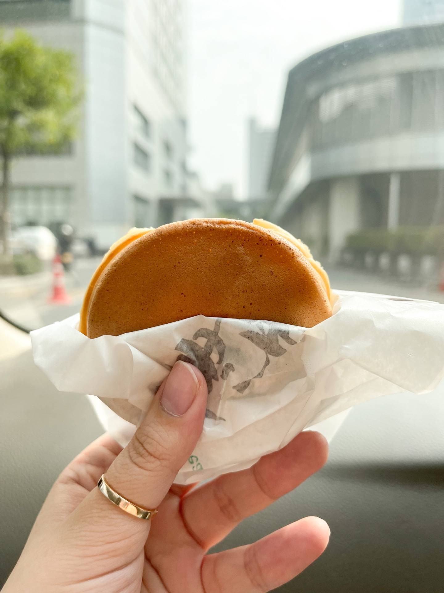 โอบังยากิไส้คัสตาร์ท ร้าน Minamoto Kitchoan Obanyaki Dango Japanese ...
