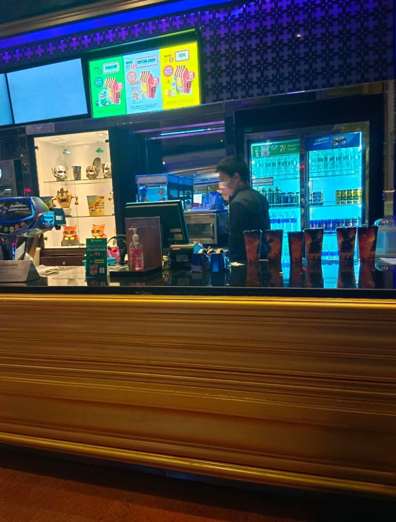 รีวิว Popcorn Major โลตัสบางกะปิ - สั่งอาหารเป็นชั่วโมง พนักงานไม่ทำ ...