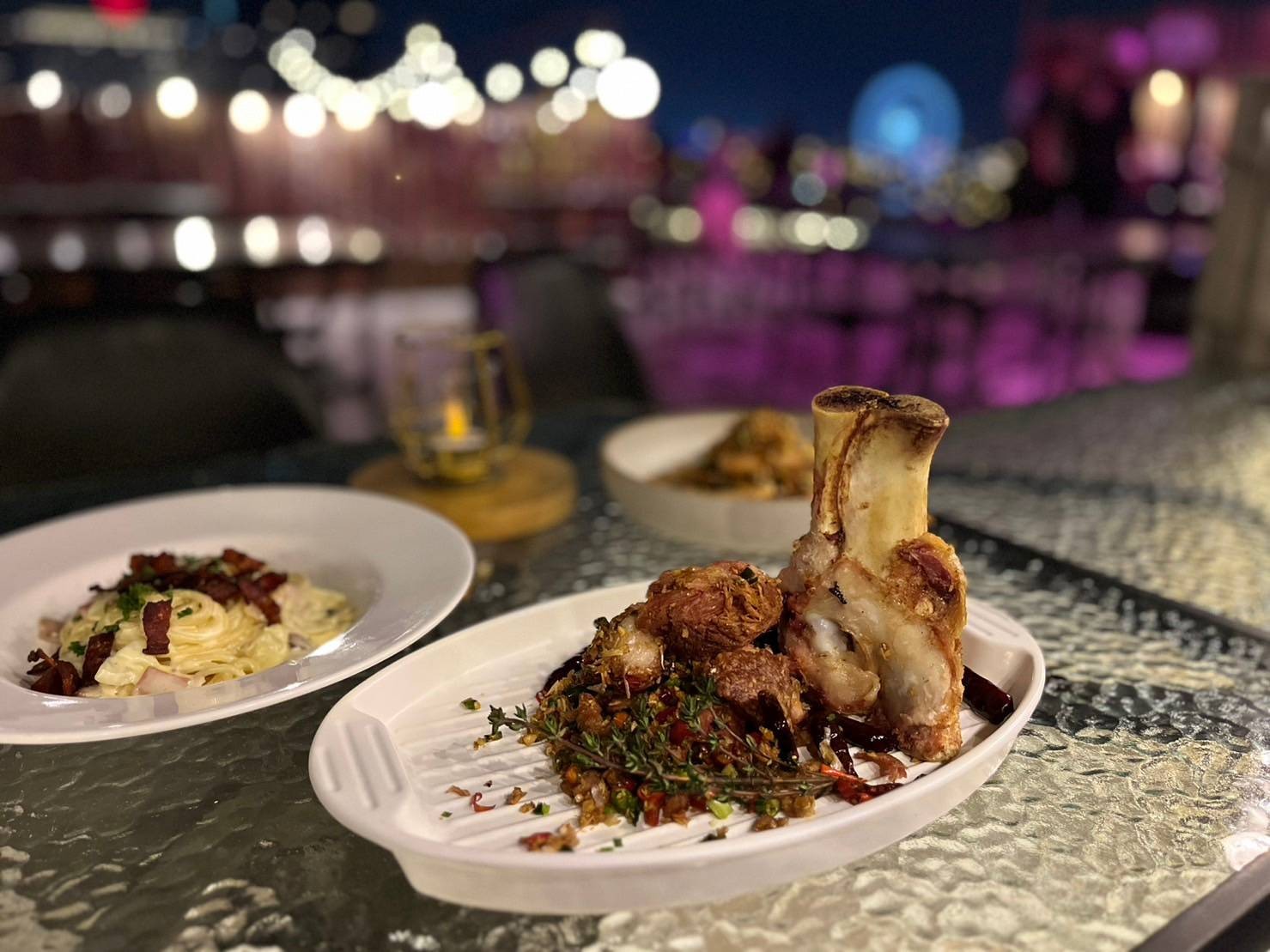 รีวิว Rim Rooftop Dining & Bar - Good rooftop bar next to river