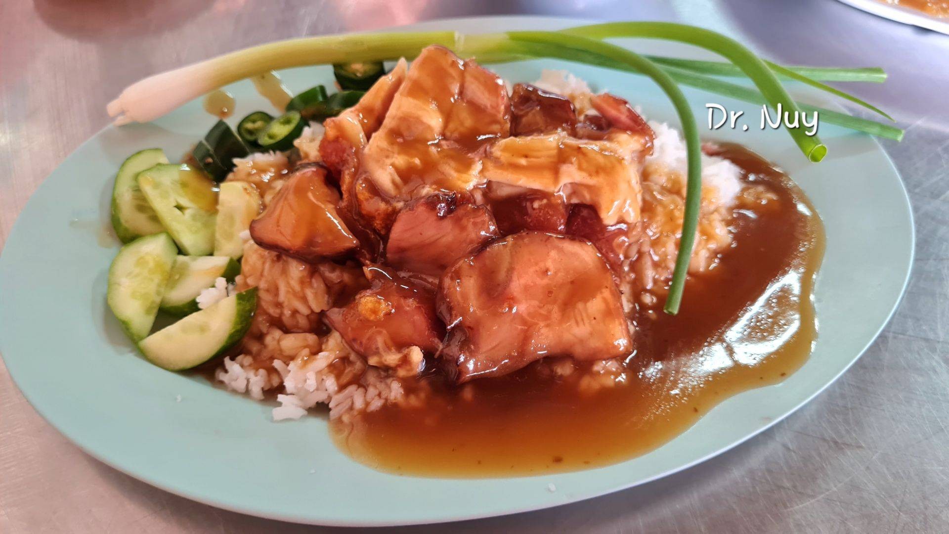 รูป หมูกรอบนายไซ ประชาชื่น