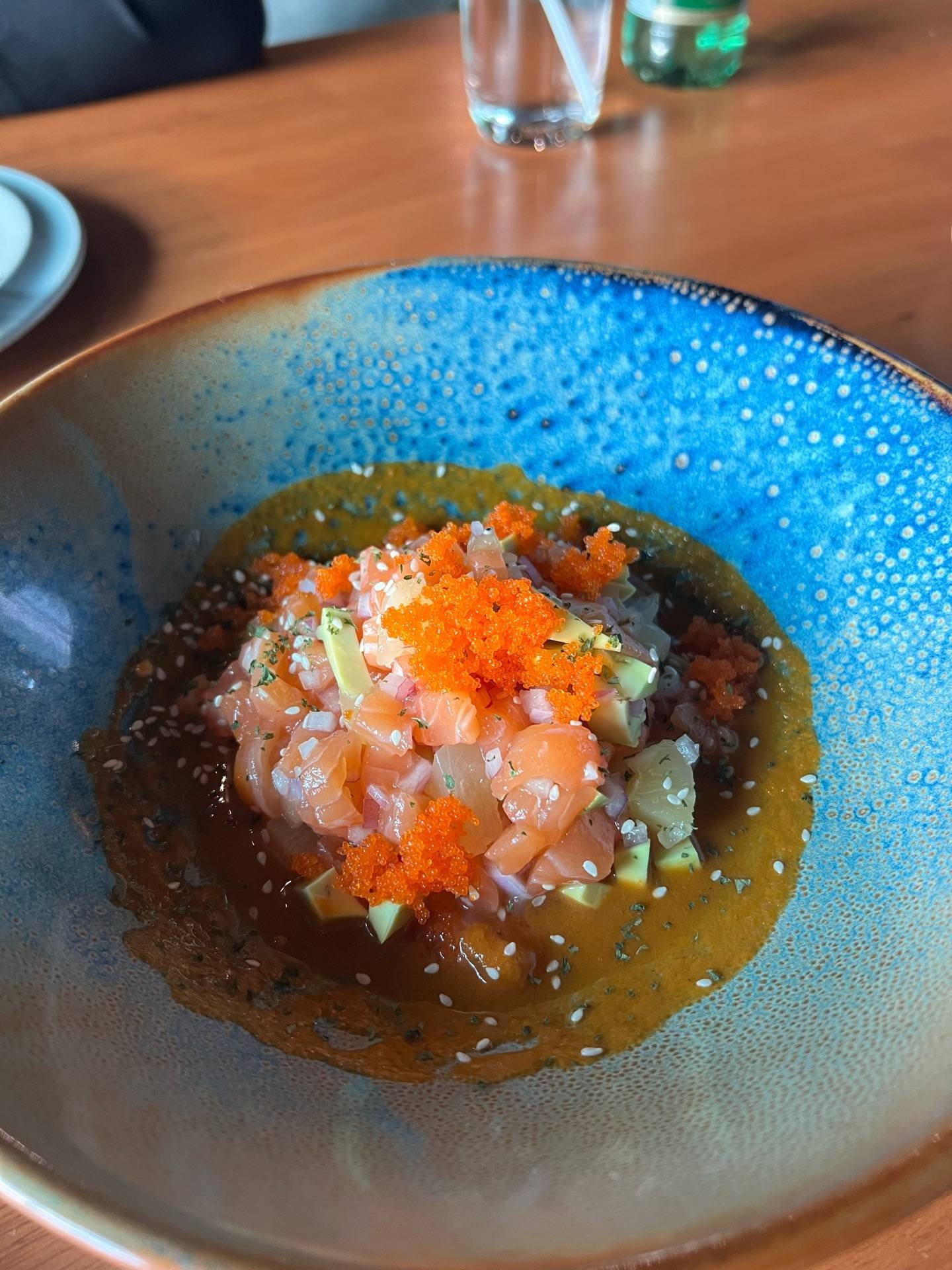 รีวิว Howler Bar & Grill - บรรยากาศดี มีดีที่วิว