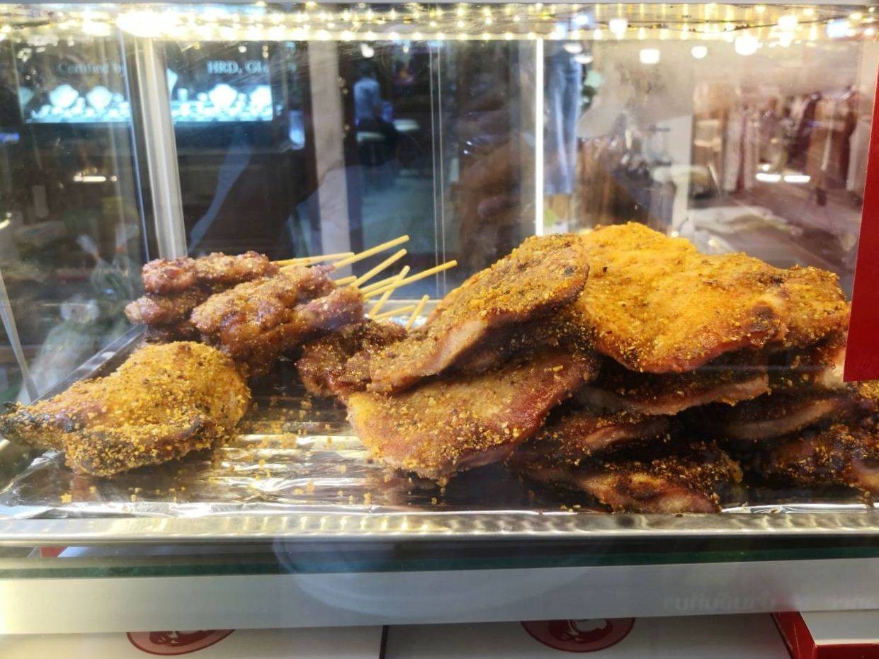 รูป ส้มตำเจ๊แดงสามย่าน ต้นตำหรับ - Wongnai