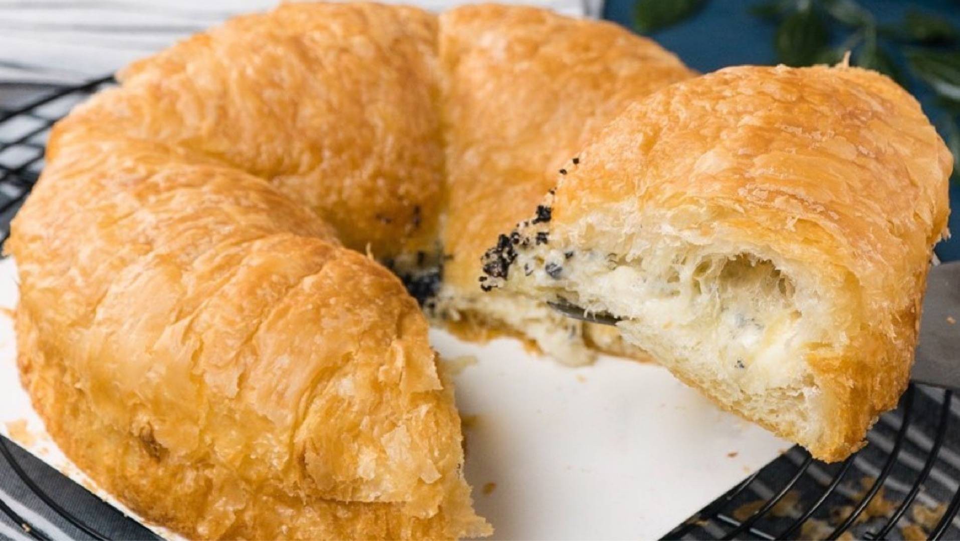 ดีลส่วนลดพิเศษร้าน CHA’Sant by Chef Natty - Truffle Cheese Croissant ...