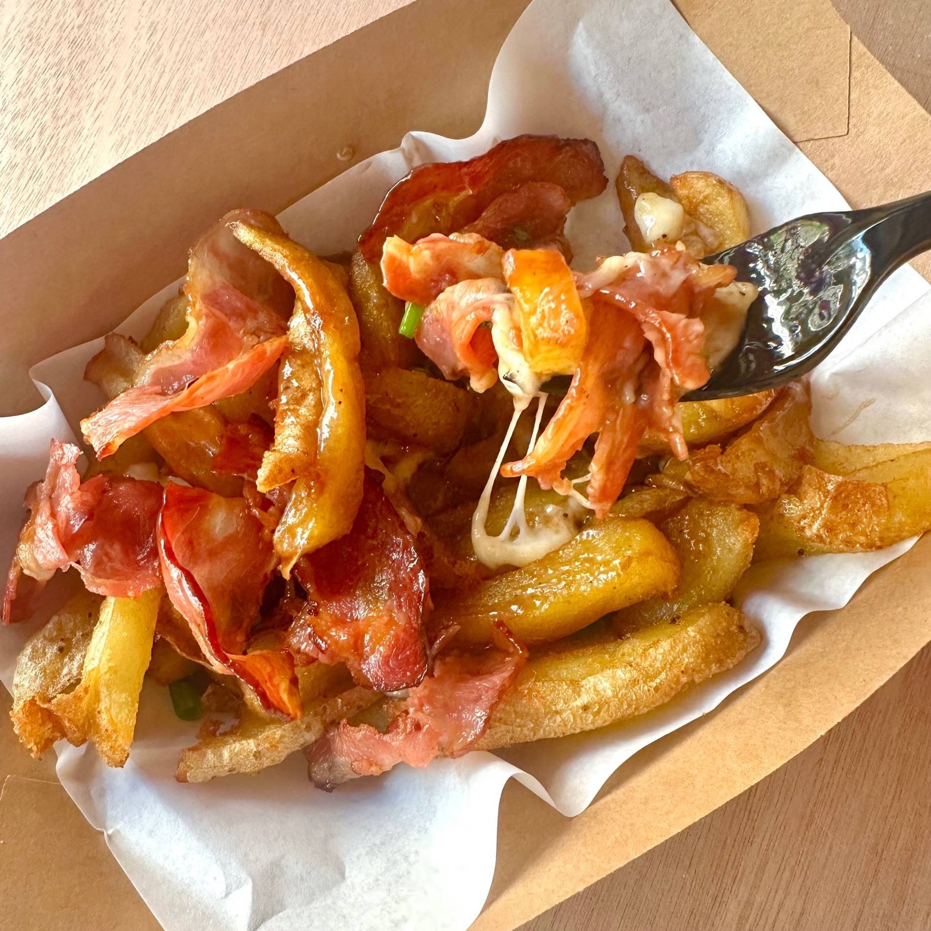 ร้าน BAD POUTINE ทรงวาด | รีวิวร้านอาหาร