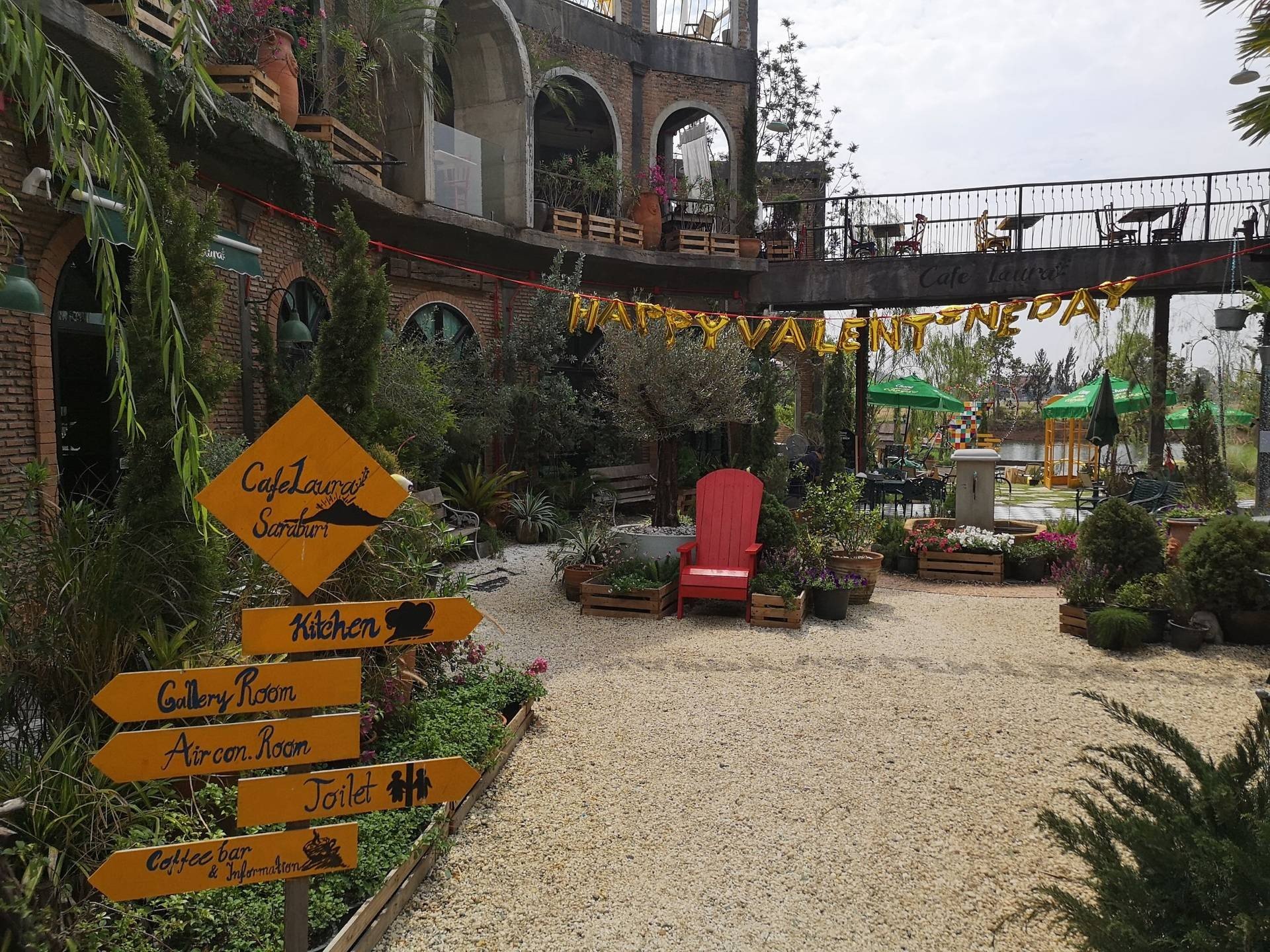 รูป Cafe Laura Bar & Restaurant หนองแค