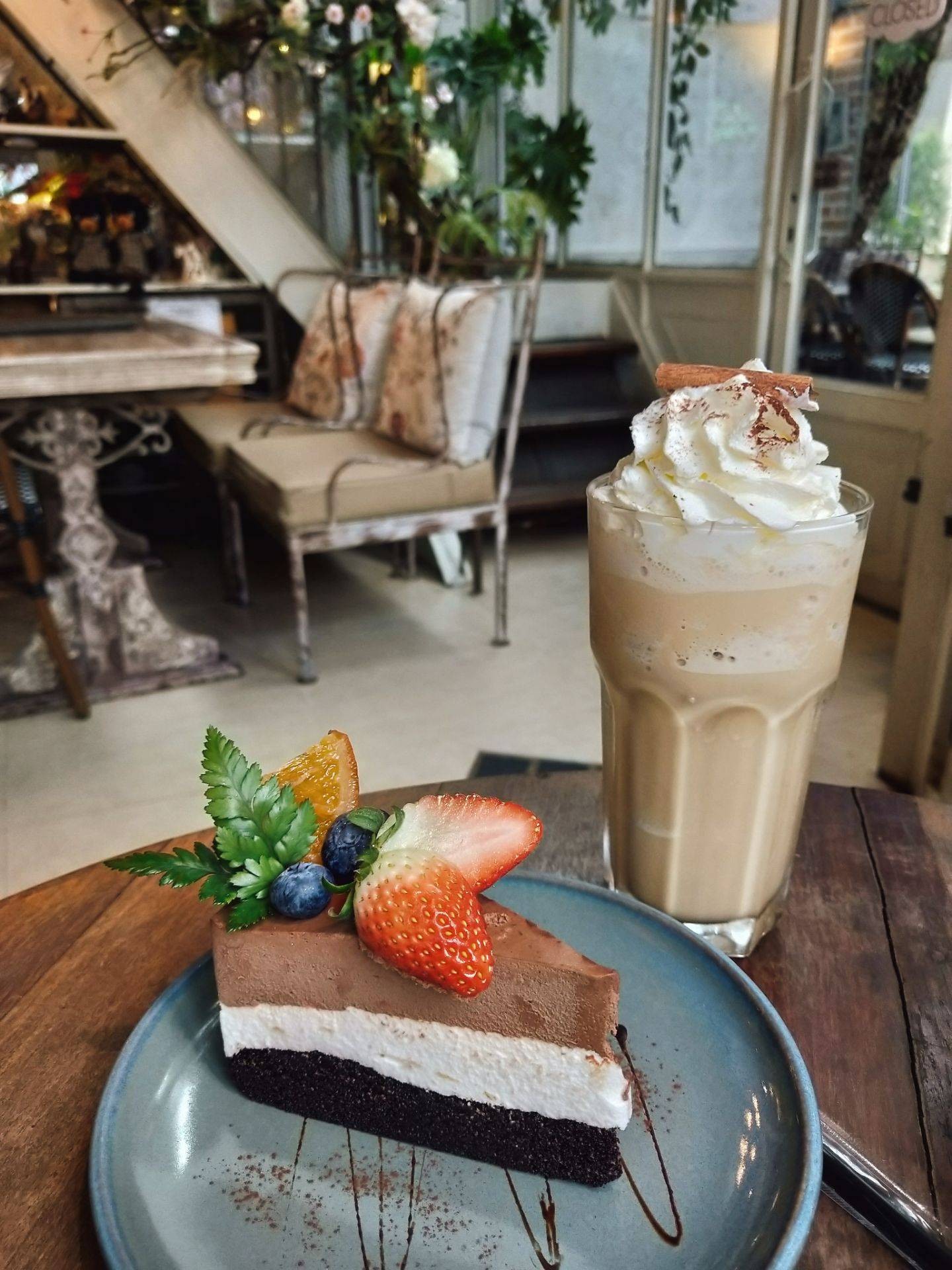รูป B-story Cafe'