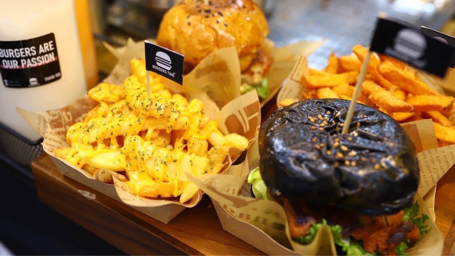 Burgers Time ตลาดอินดี้ปิ่นเกล้า - สั่งอาหารเดลิเวอรี | Wongnai x LINE MAN