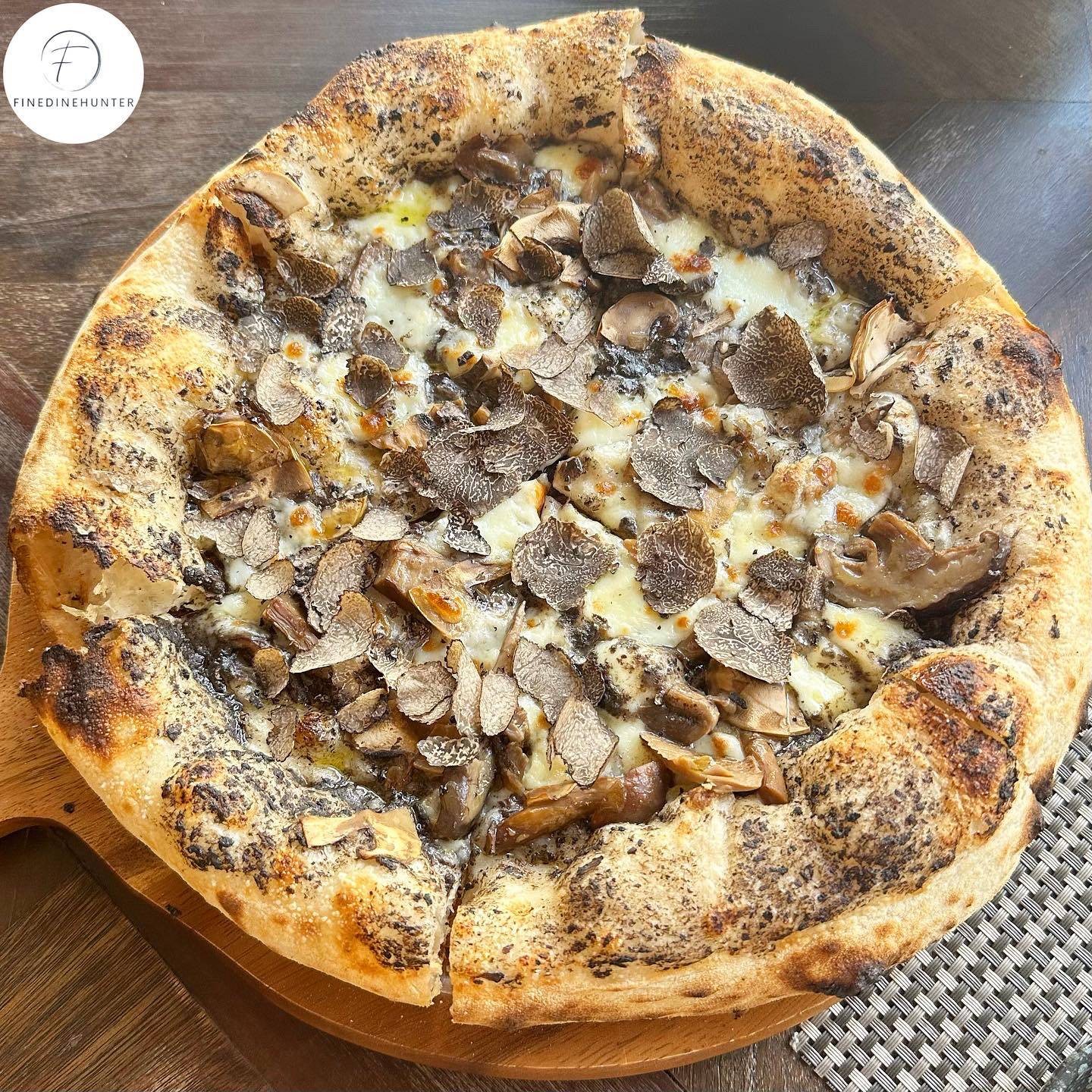 รีวิว L'Oliva Ristorante Italiano & Wine Bar - พิซซ่า Truffle ให้แบบจุก ...