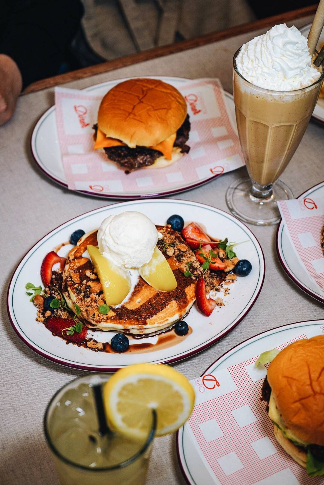 รีวิว Operator Diner - American style breakfast diner 🥞🍔🥤