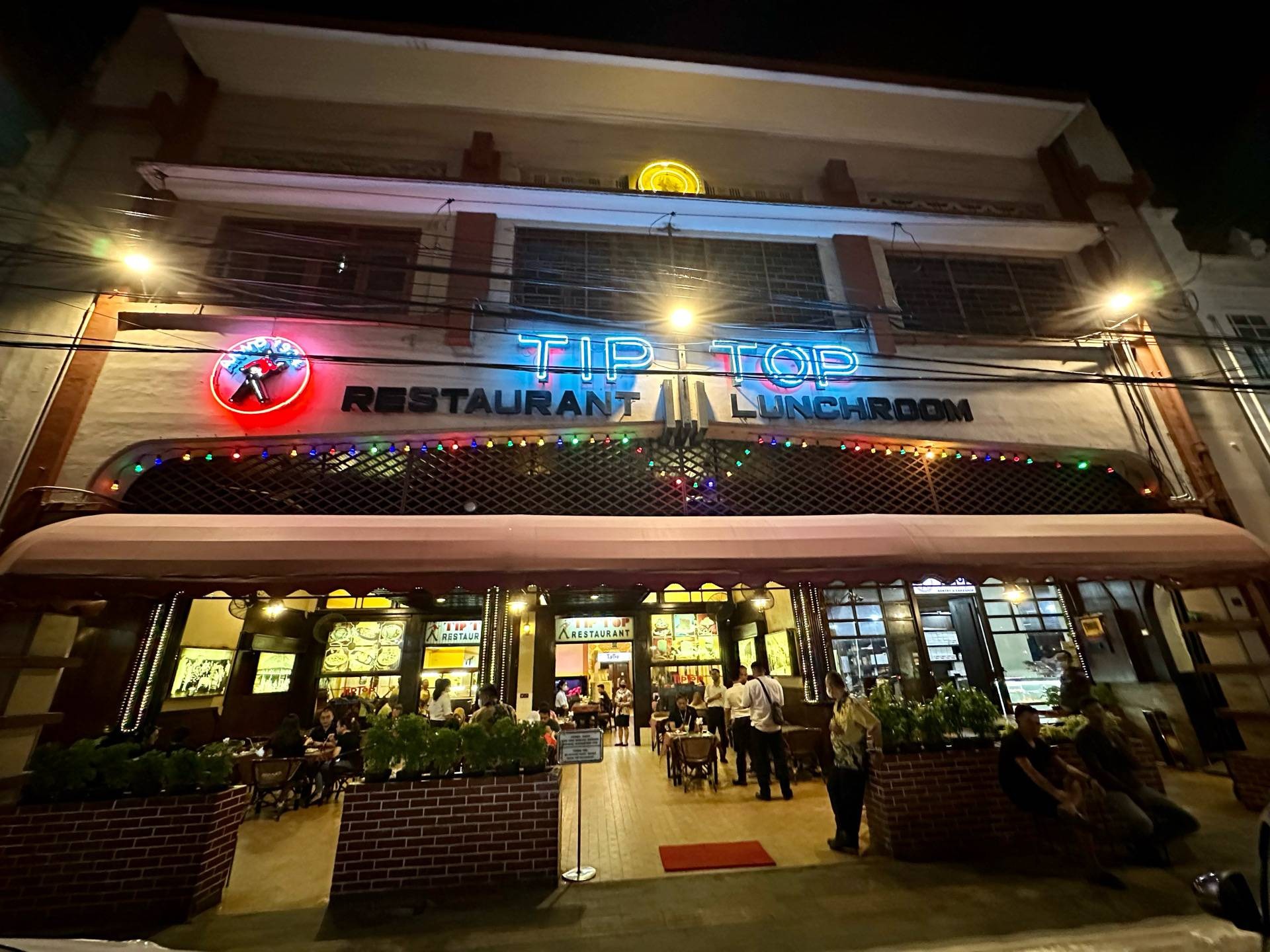 รีวิว Tip Top Restaurant Medan - ร้านเก่าแก่ใจกลางเมืองเมดาน กับกลิ่นไอ ...