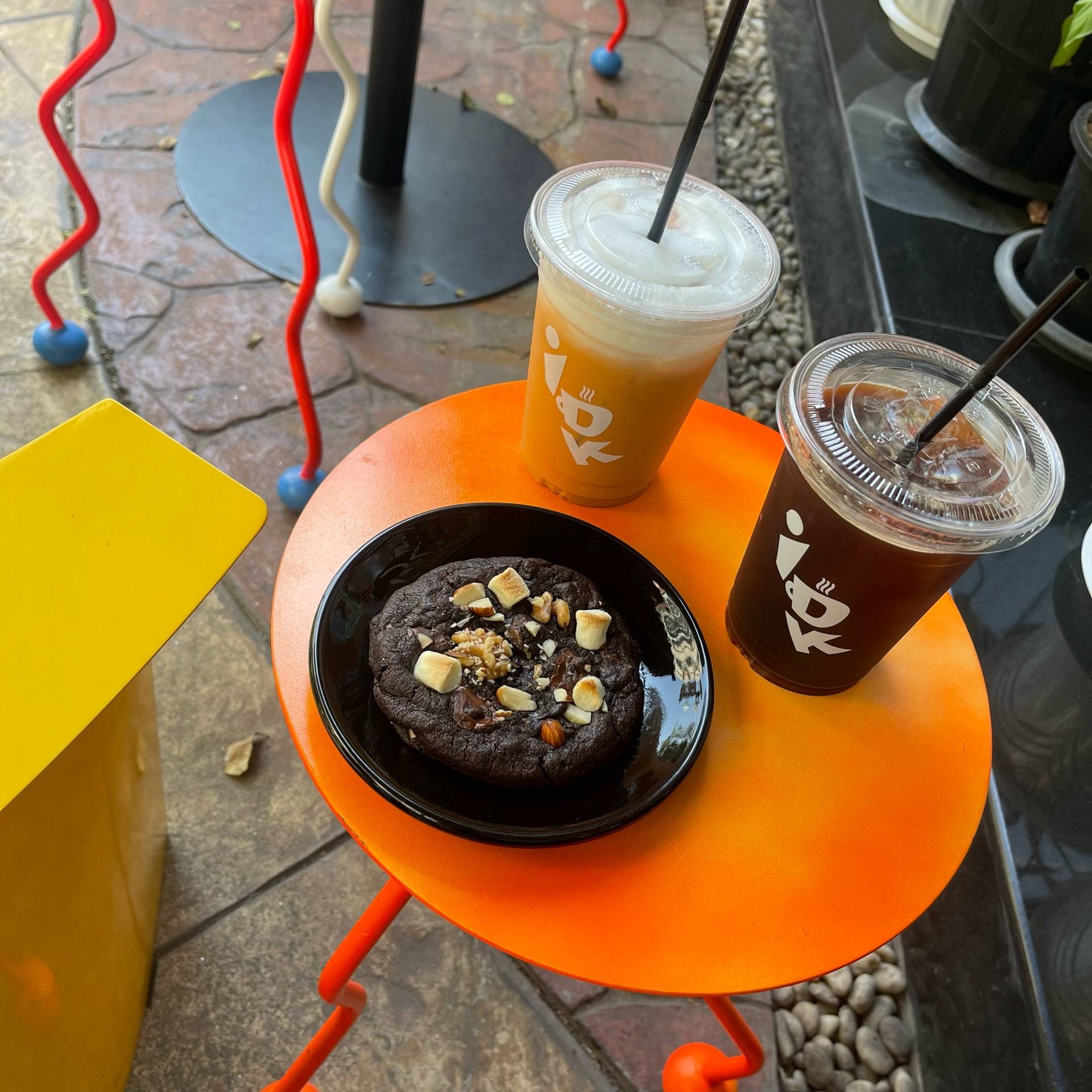 รีวิว IDK CAFE สีลม - คาเฟ่ของสายอาร์ท - Wongnai