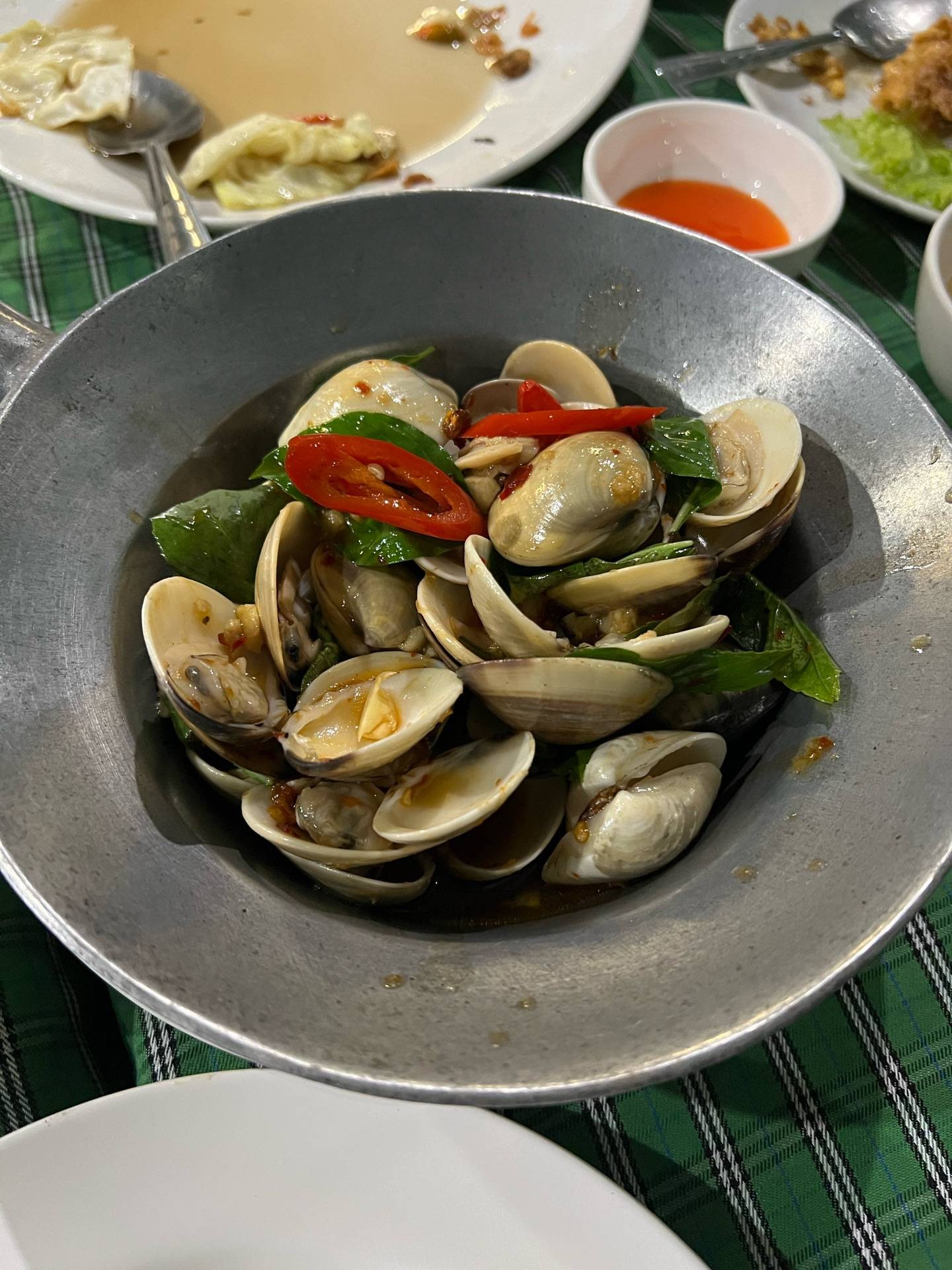 หอยตลับผัดพริกเผา ร้าน ครัวปรียานนท์