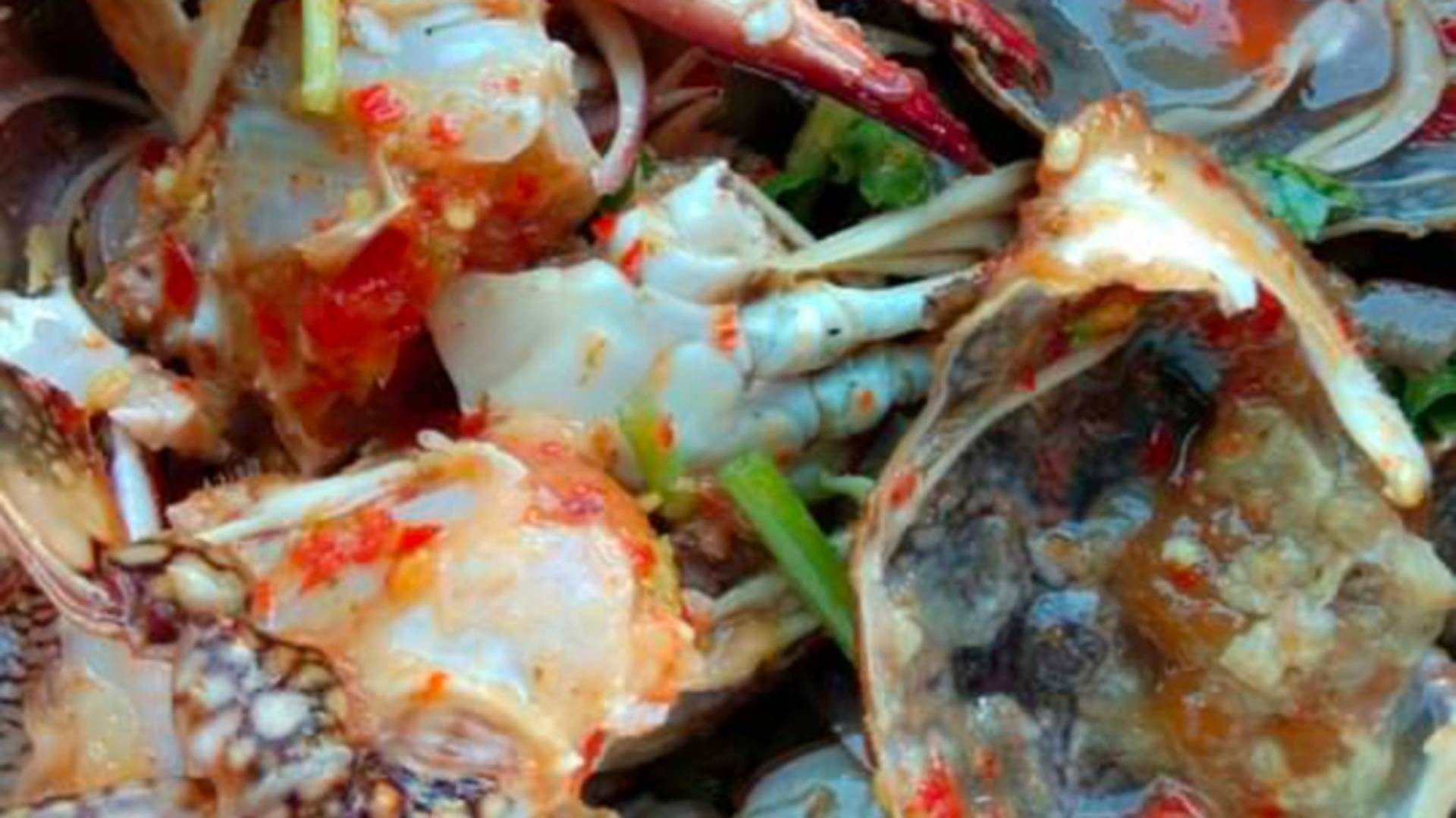 ยำปูม้ารสแซ่บ ลาดปลาเค้า - สั่งอาหารเดลิเวอรี | Wongnai x LINE MAN