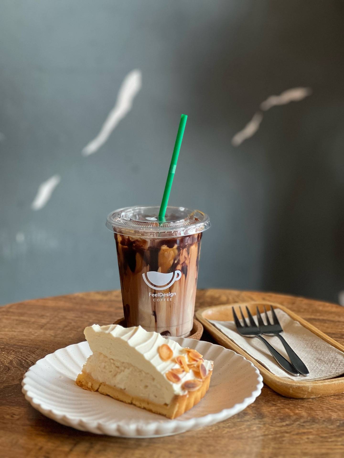 รีวิว Feeldesign Coffee - ร้านกาแฟฟีลดี กาแฟดี เครื่องดื่มหลากหลาย มีขนมด้วย